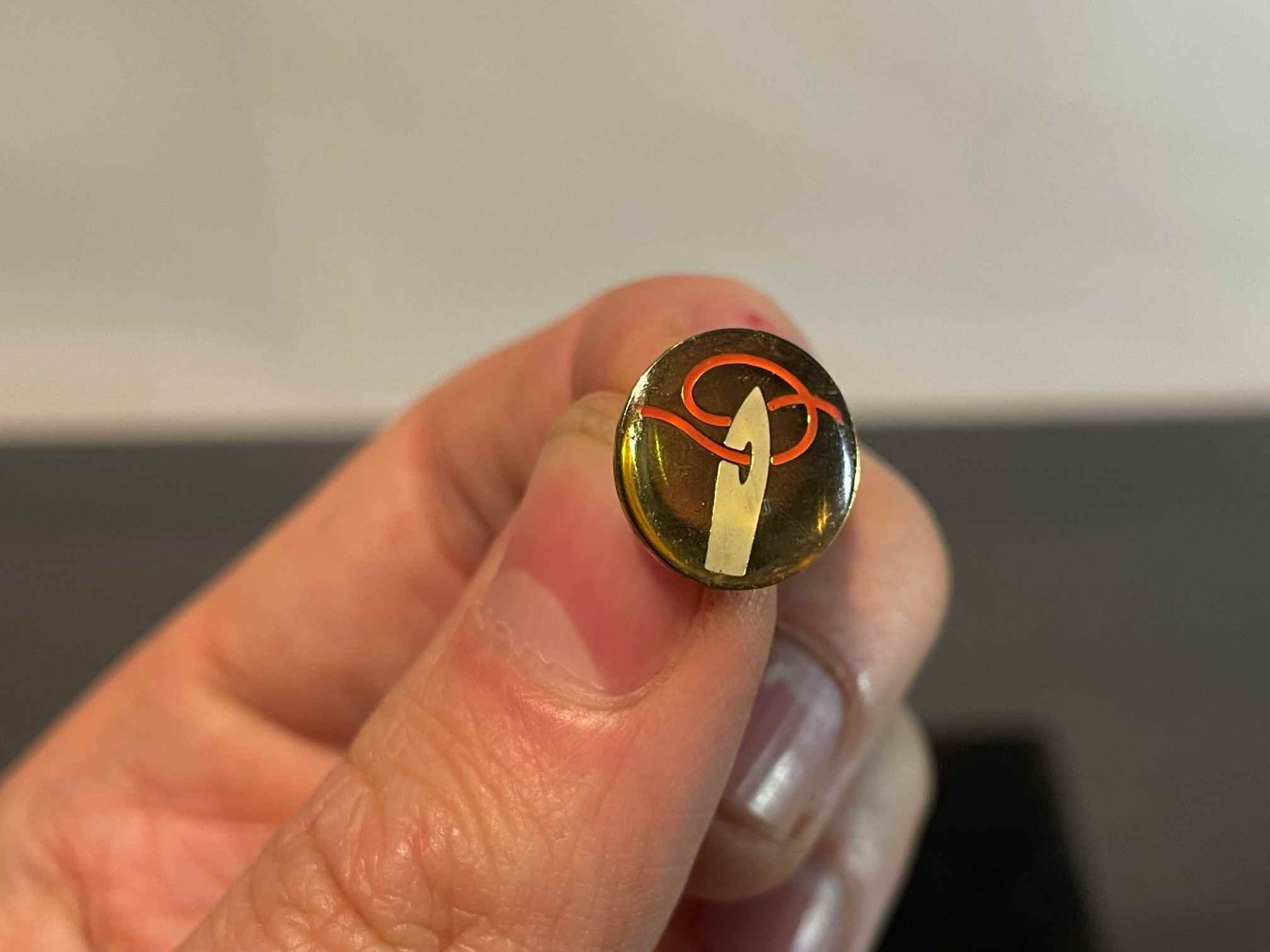 Nålsöga & sytråd vacker pin - vint.. | Köp från analogi på Tradera ...