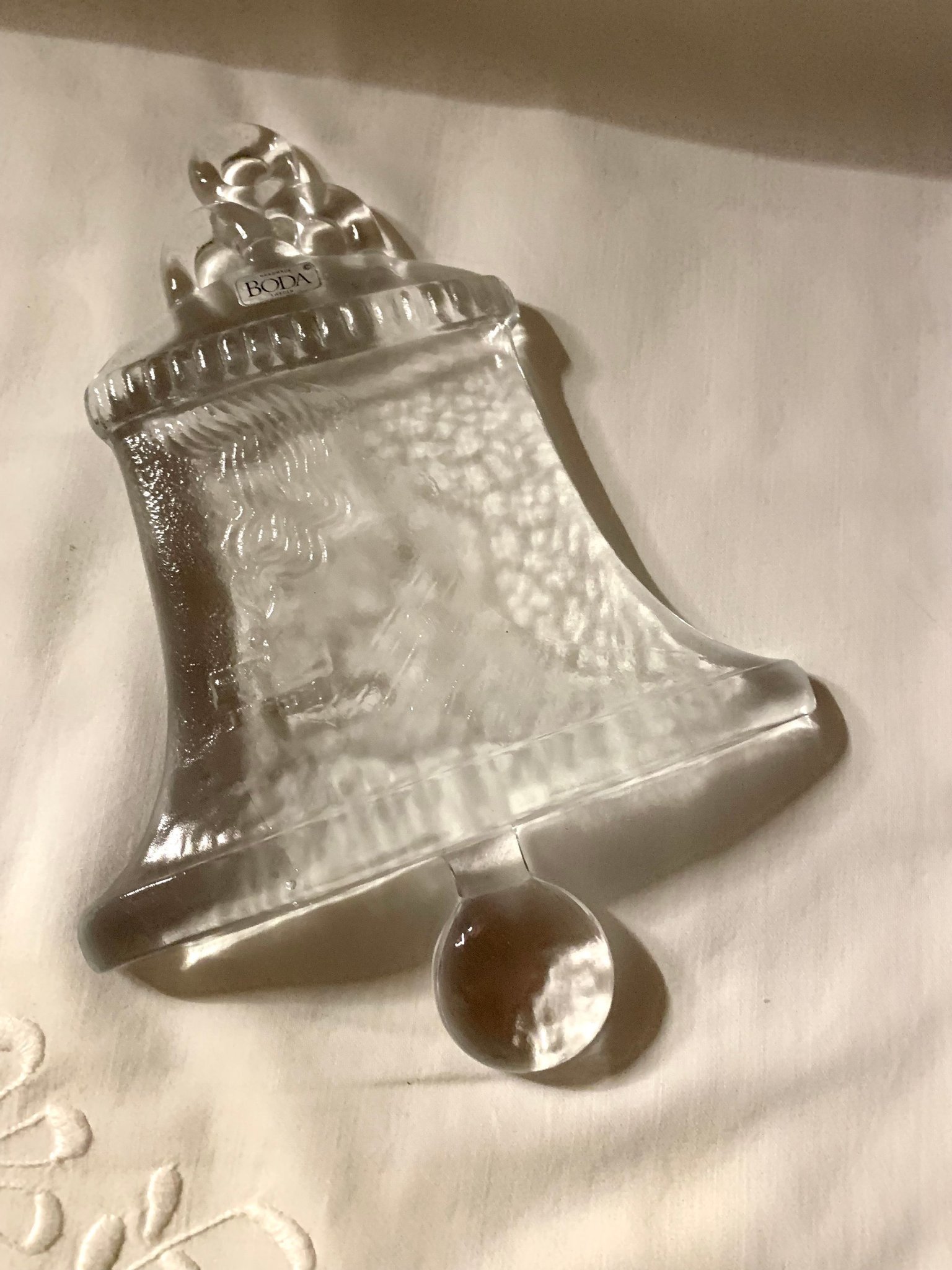 Se produkter som liknar Boda Glas Bell - Bertil Vallien på Tradera ...