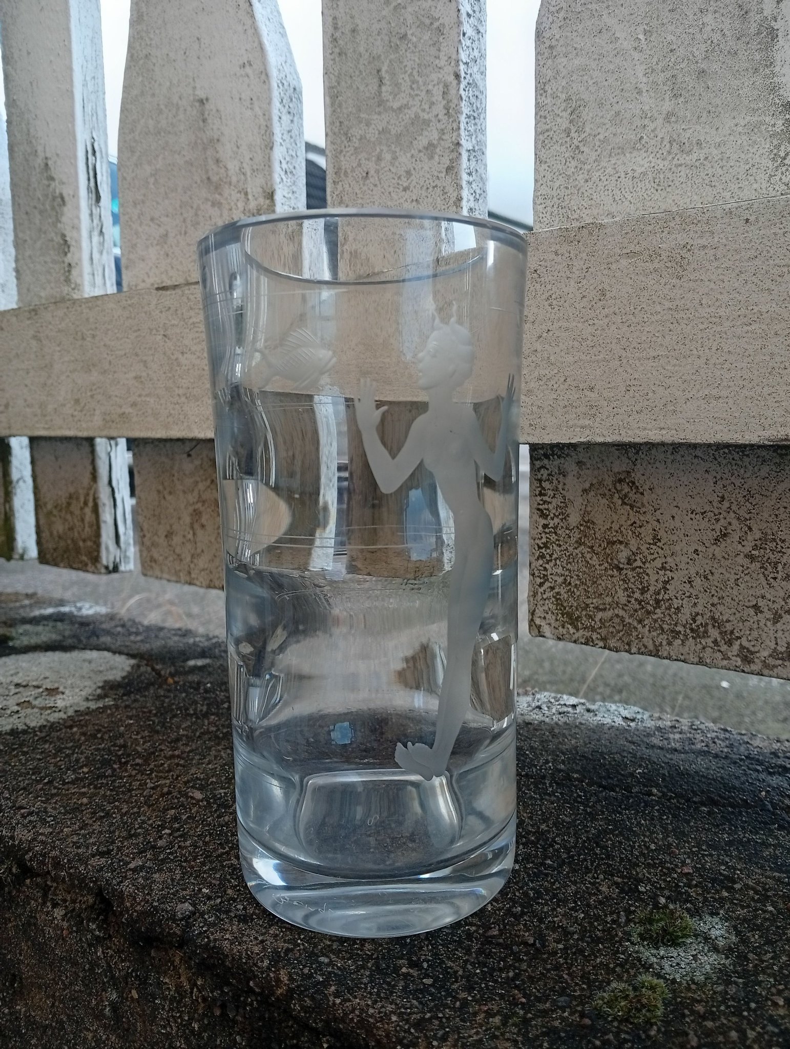 Se produkter som liknar Swedish grace vas Kosta 1944 .. på Tradera ...