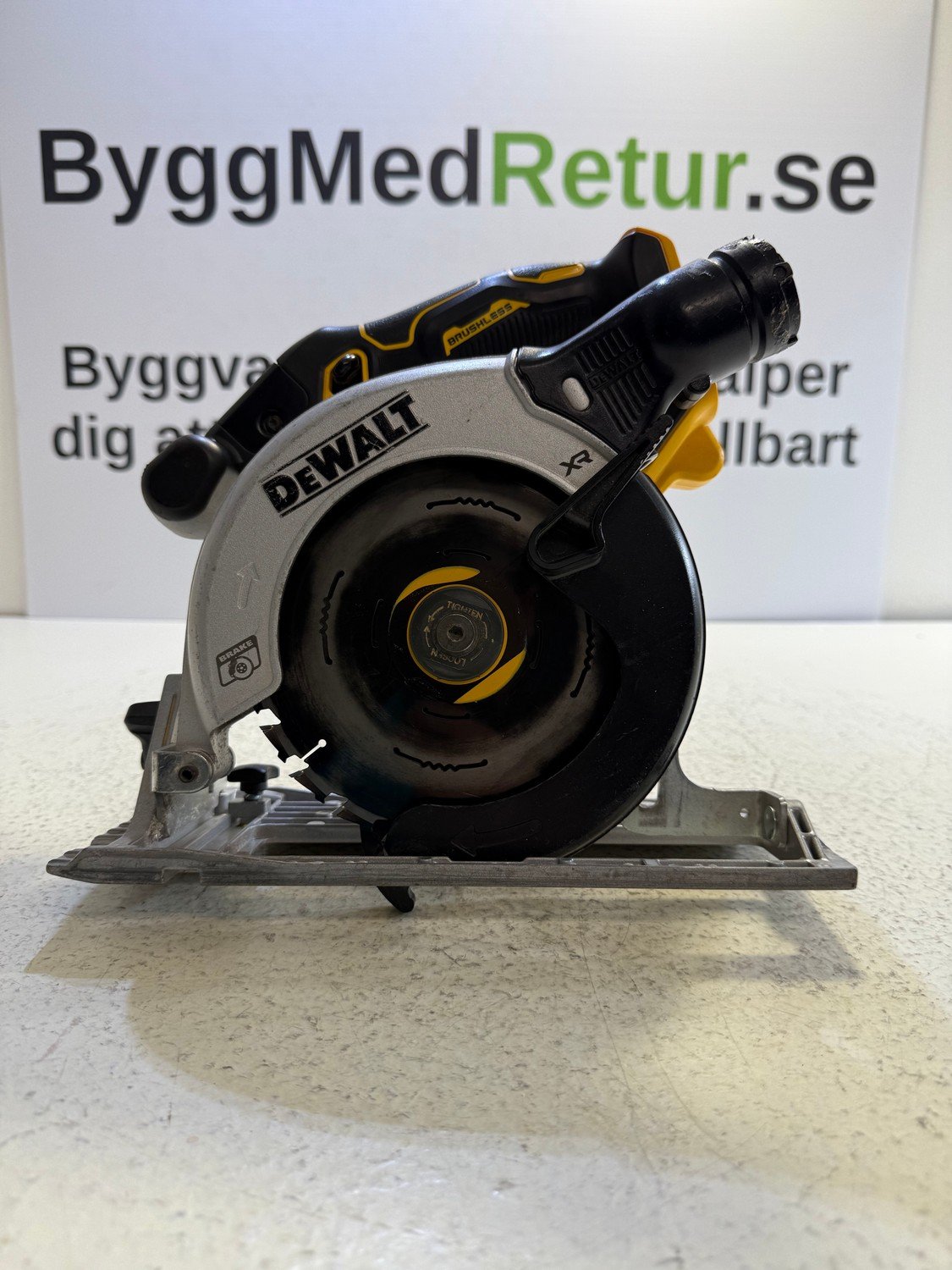 Cirkelsåg Dewalt DCS565 | Köp från ByggMedRetur på Tradera (702011982)