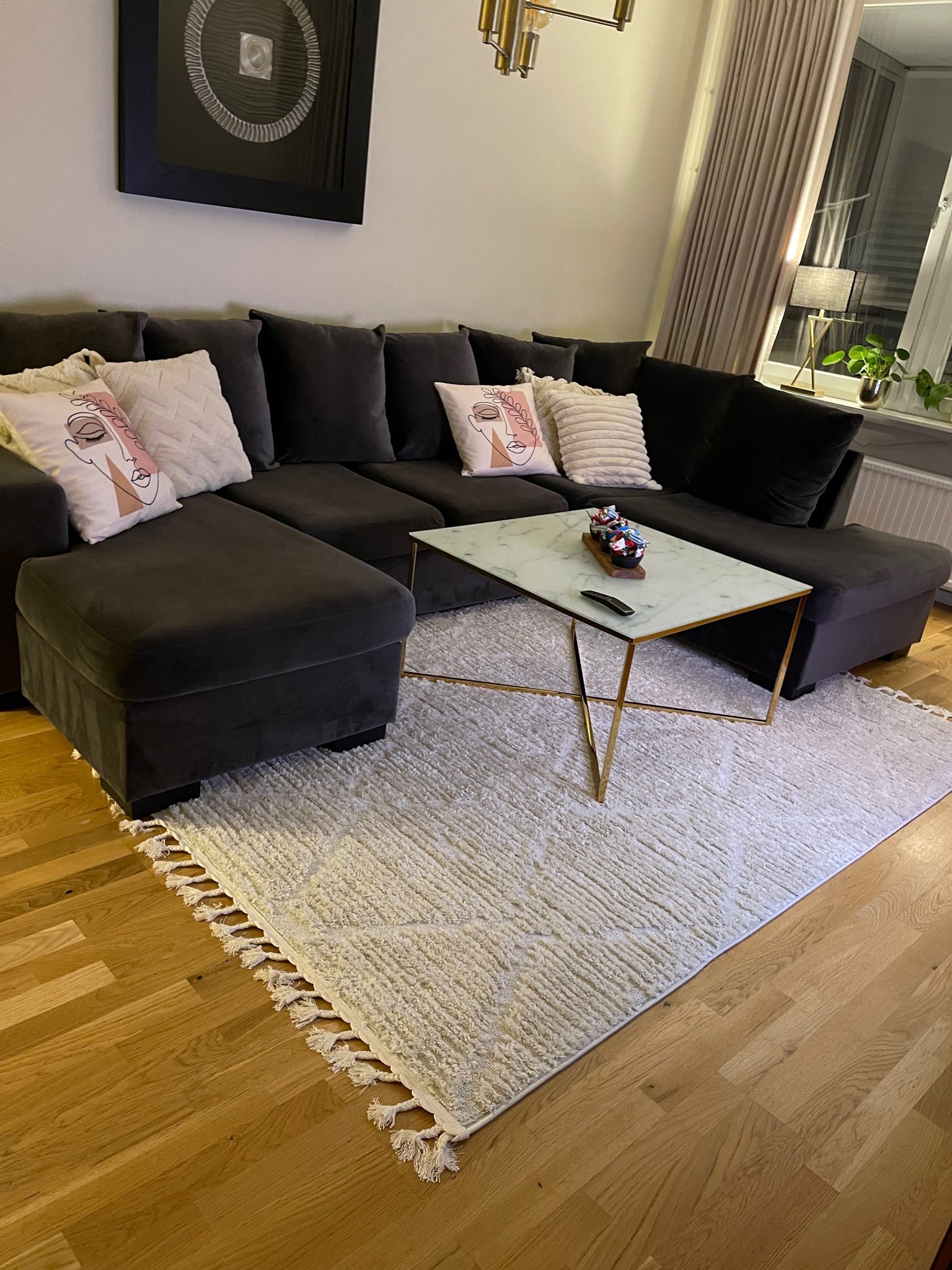 Se produkter som liknar Soffa soffbord matta och kudd.. på Tradera ...