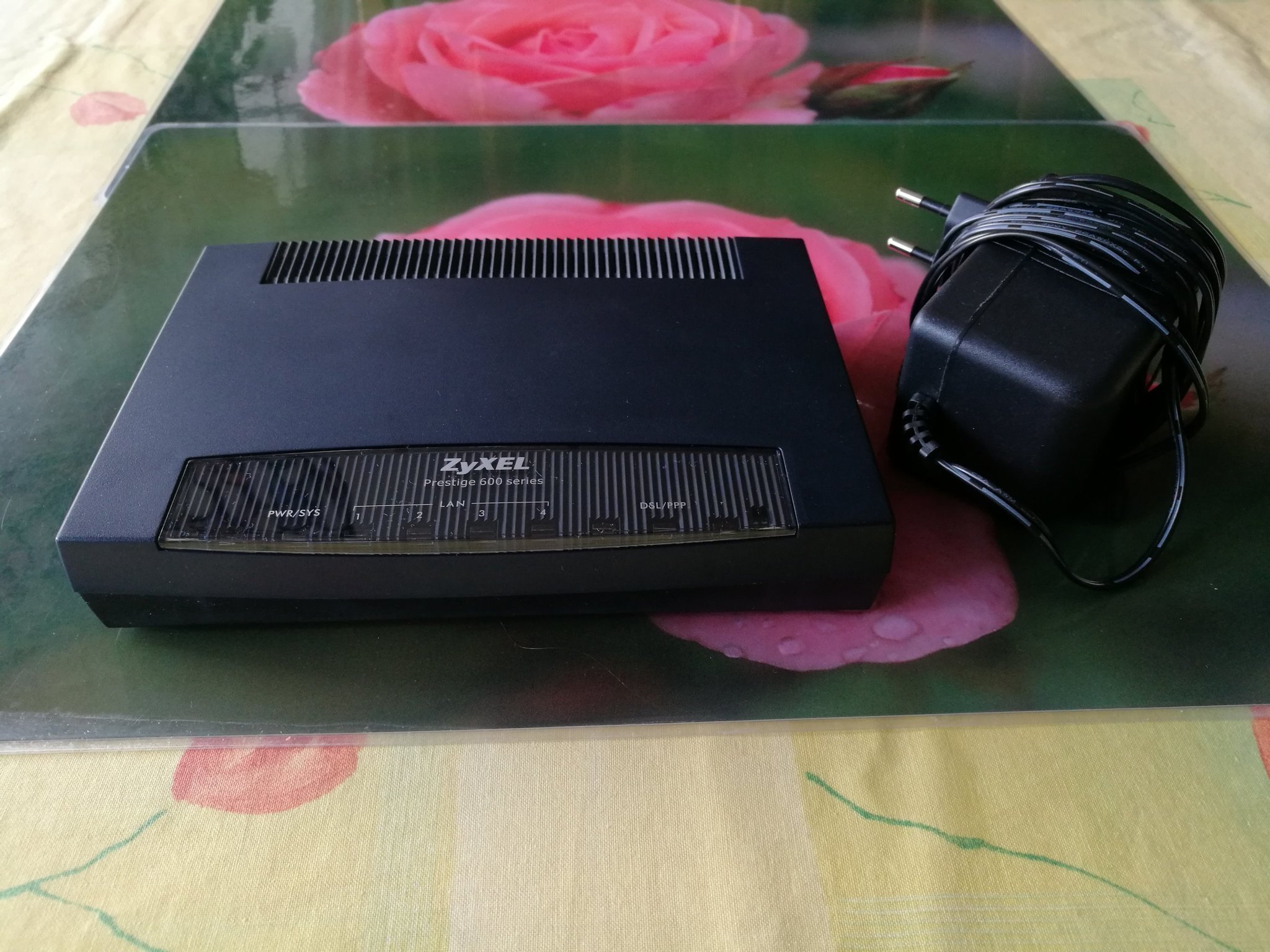 Se produkter som liknar Modem/router ZyXEL Prestige 6.. på Tradera ...