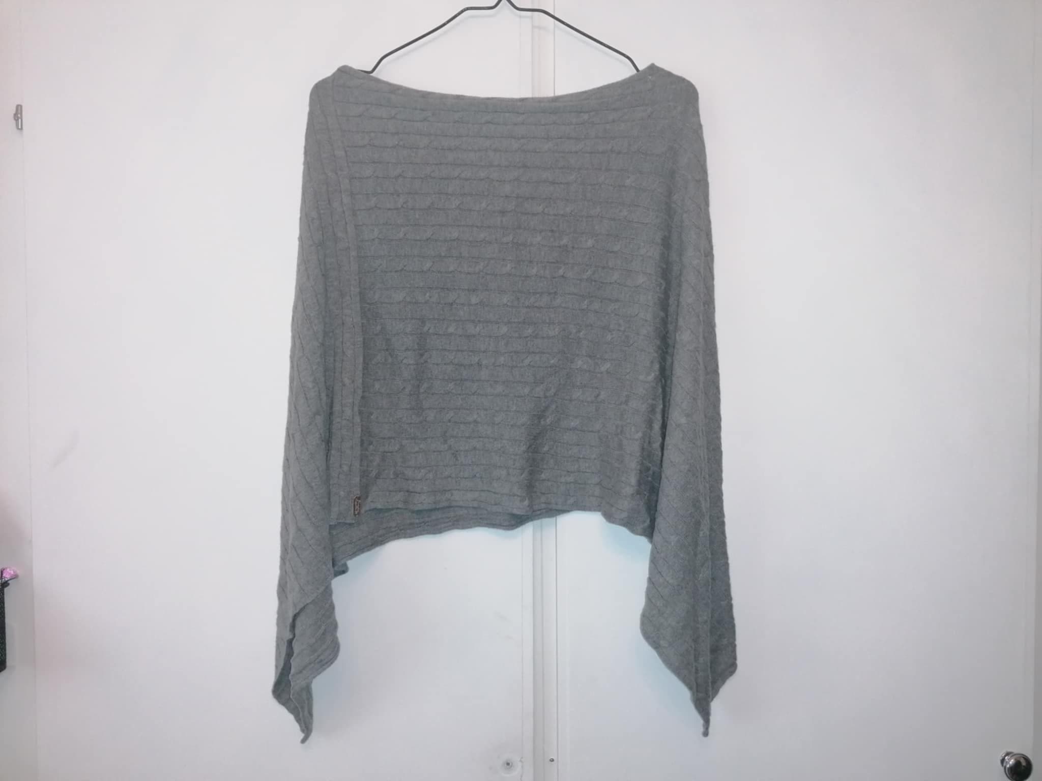 Grå stickad bolero/poncho från Hampton Republic | Köp på Tradera ...