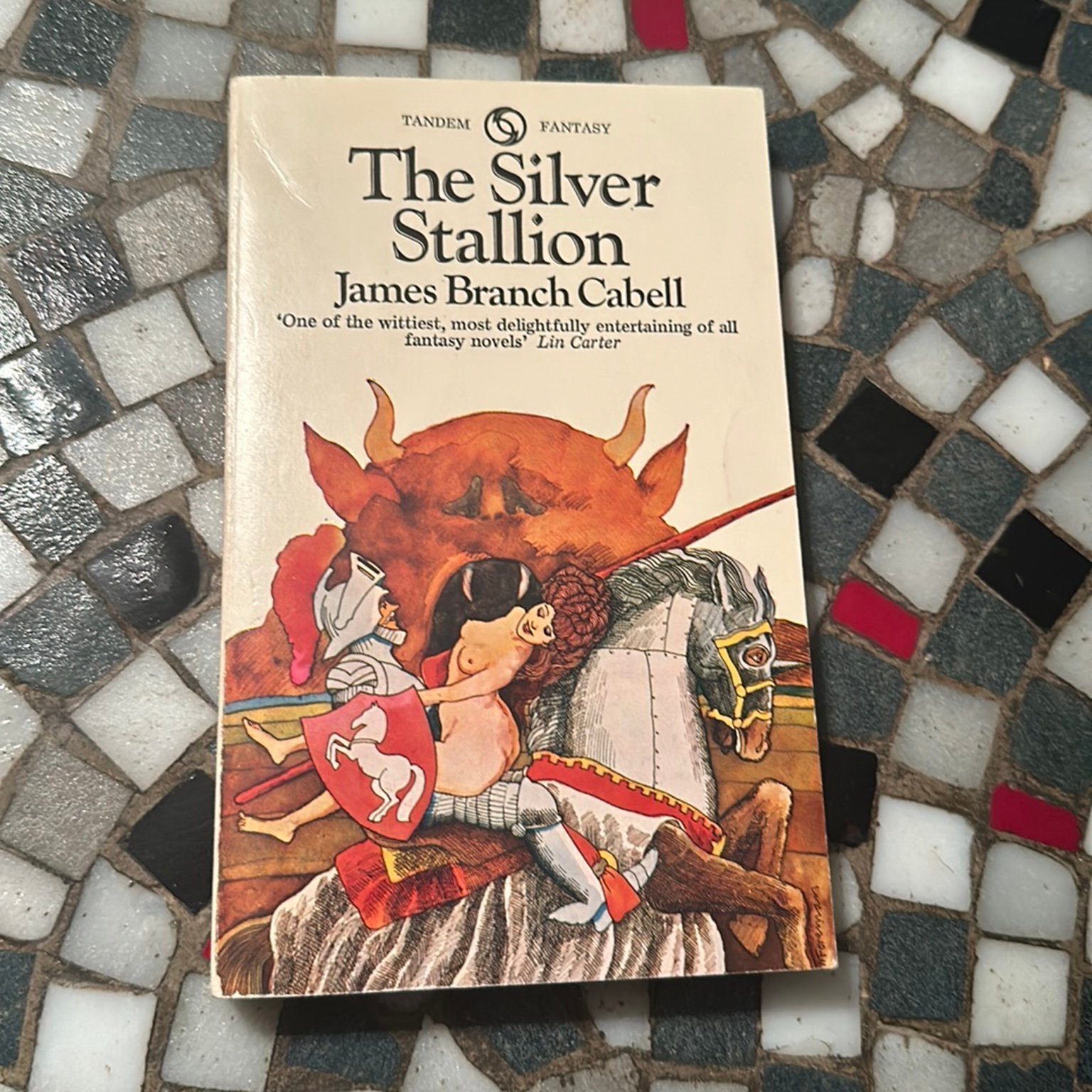 Se produkter som liknar The Silver Stallion - James B.. på Tradera ...