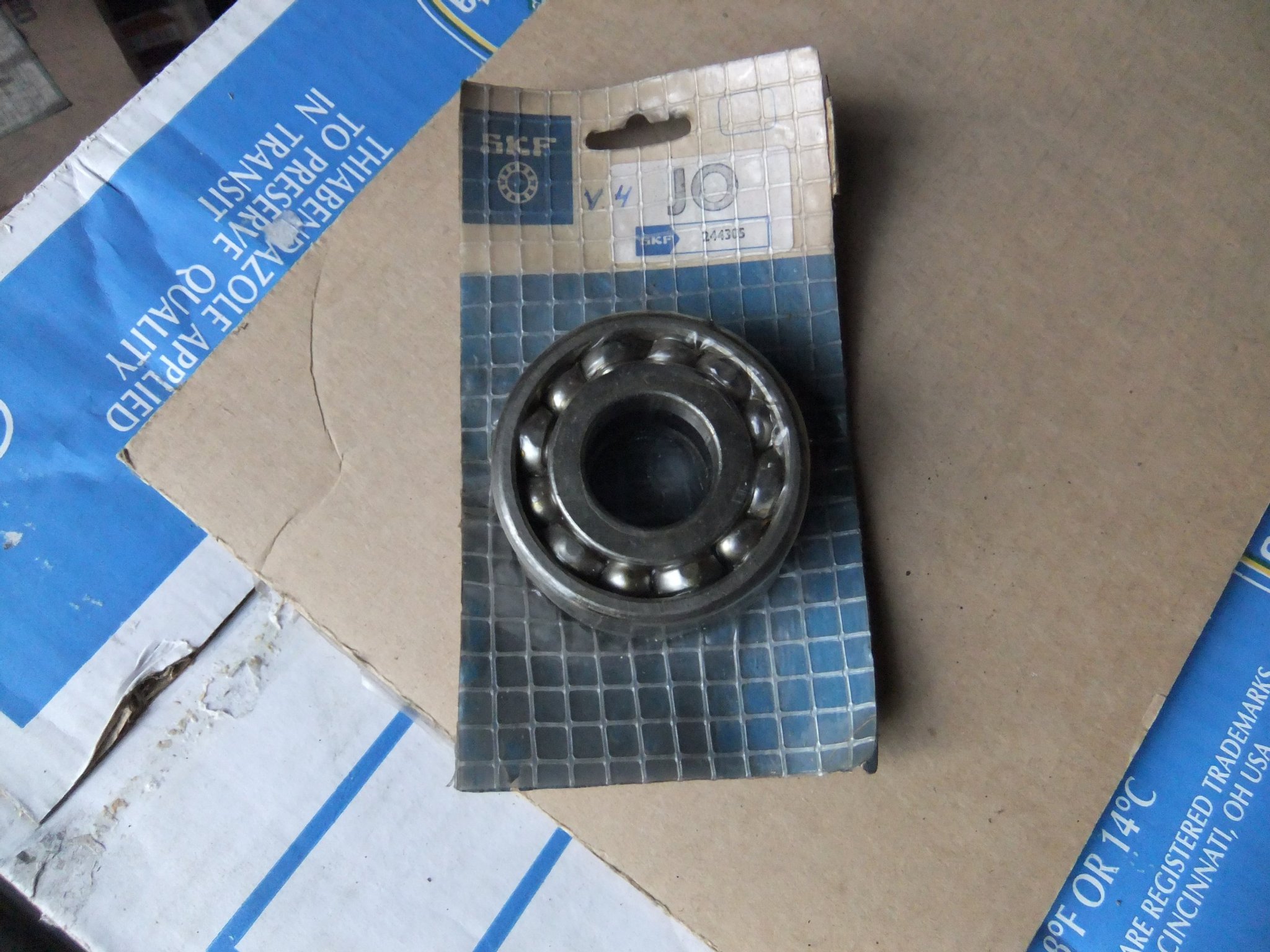 Se produkter som liknar SKF Kullager 244305 SAAB V4 på Tradera (695510360)