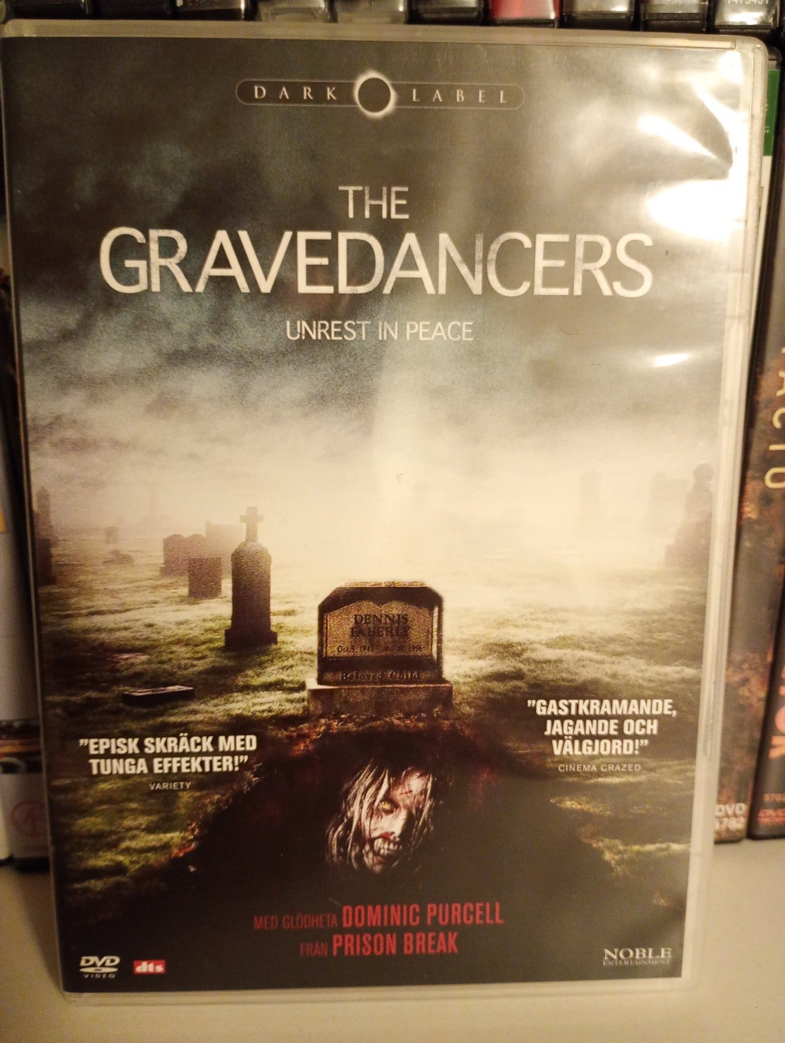 Se produkter som liknar The Gravedancers DVD på Tradera (700445572)