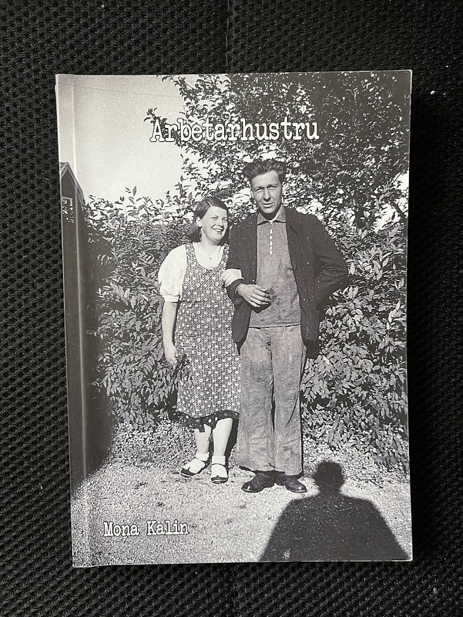 Arbetarhustru. / Mona K.. | Köp från KallandsoBokochOrd på Tradera ...