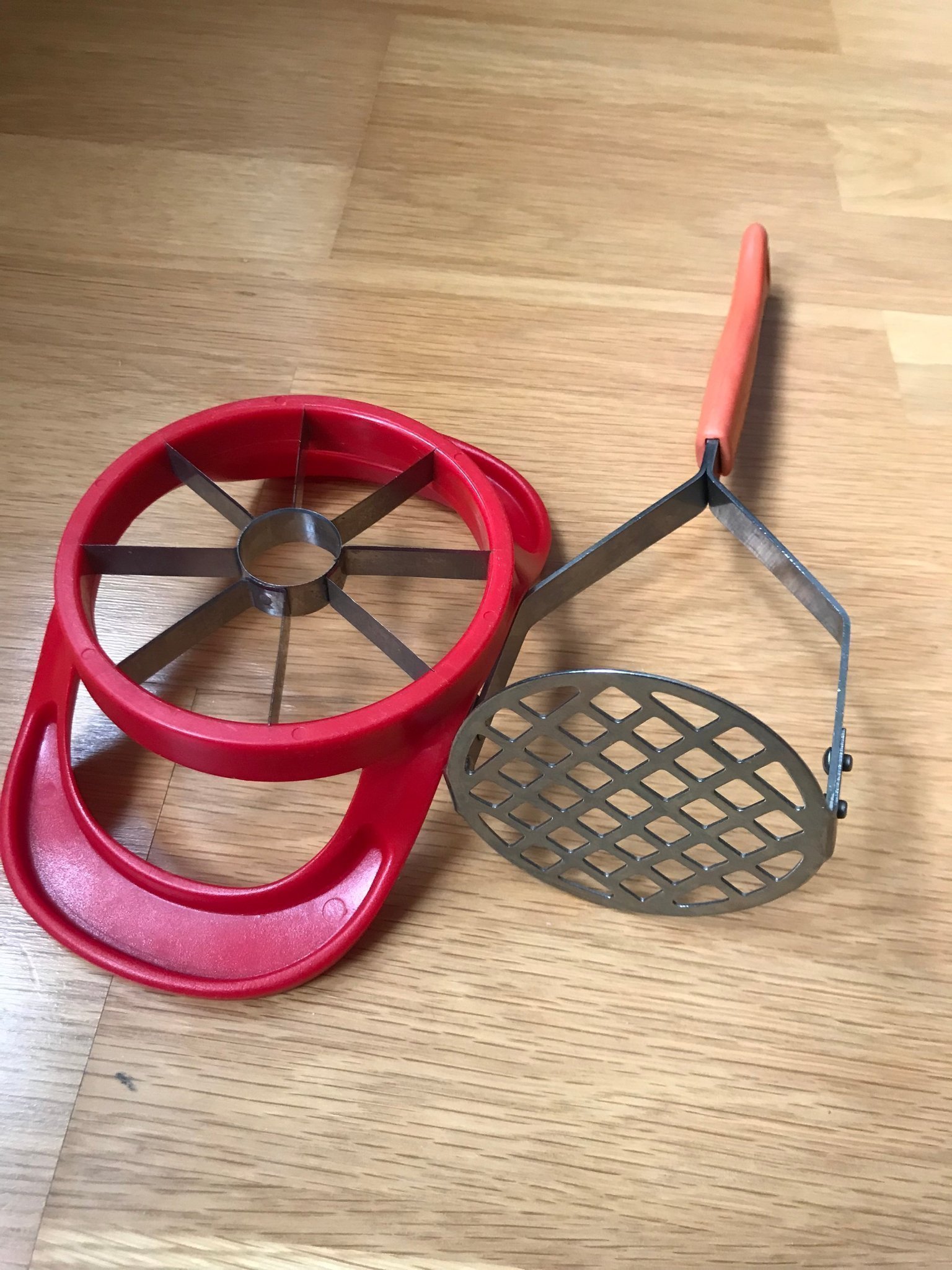 Potatis o frukt press/delare | Köp på Tradera (712755961)