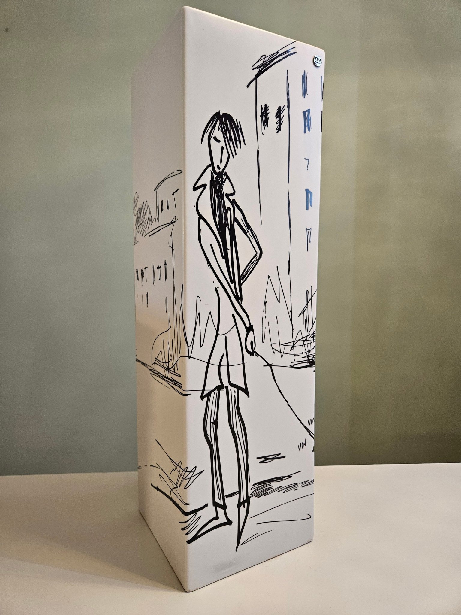 Se produkter som liknar RARE STOR VAS / KRUKA CULT MA.. på Tradera ...