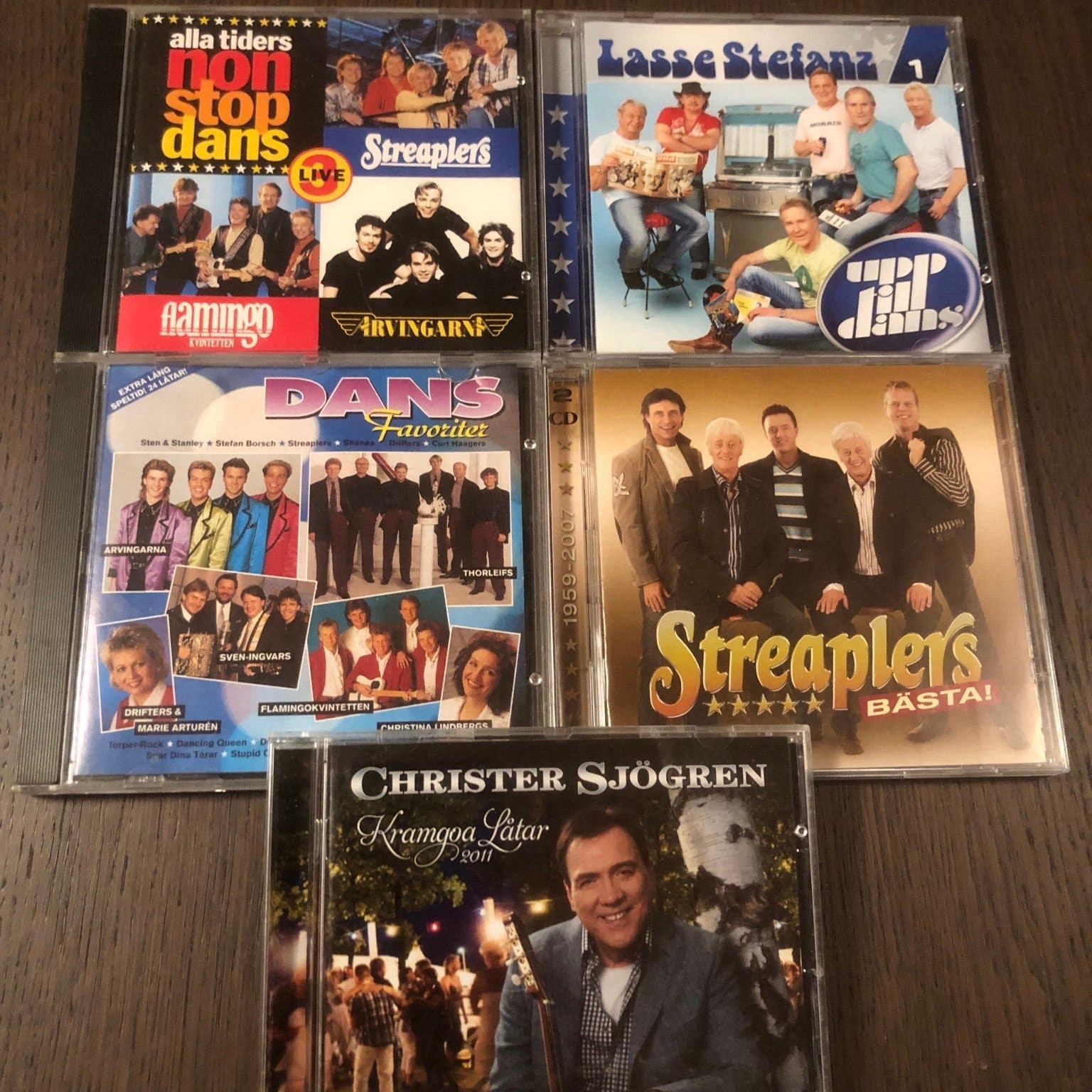 Se produkter som liknar 5 st CD skivor med dansband på Tradera (651299715)