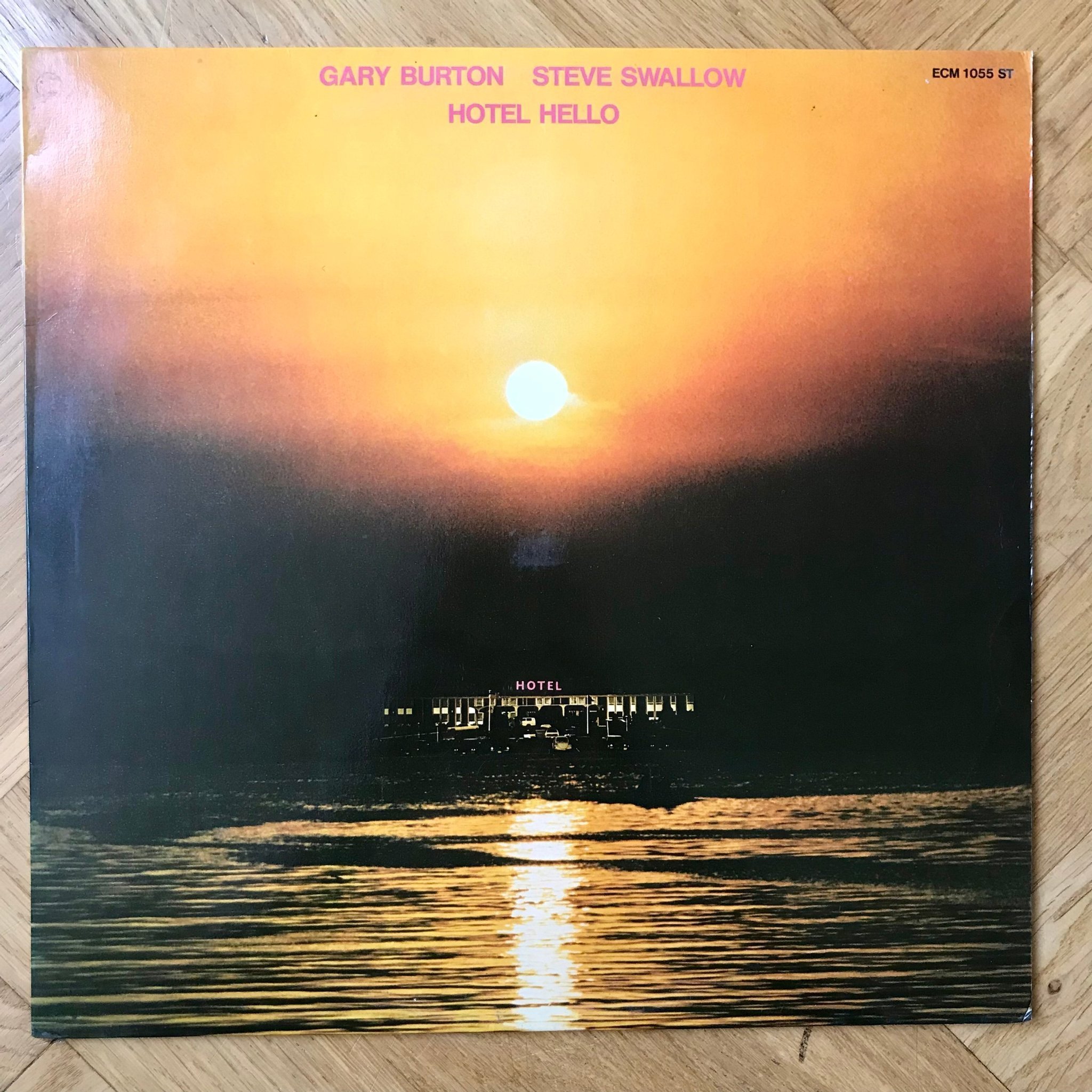 Gary Burton & Steve Swallow - Hotel Hello - Vin.. | Köp på Tradera ...