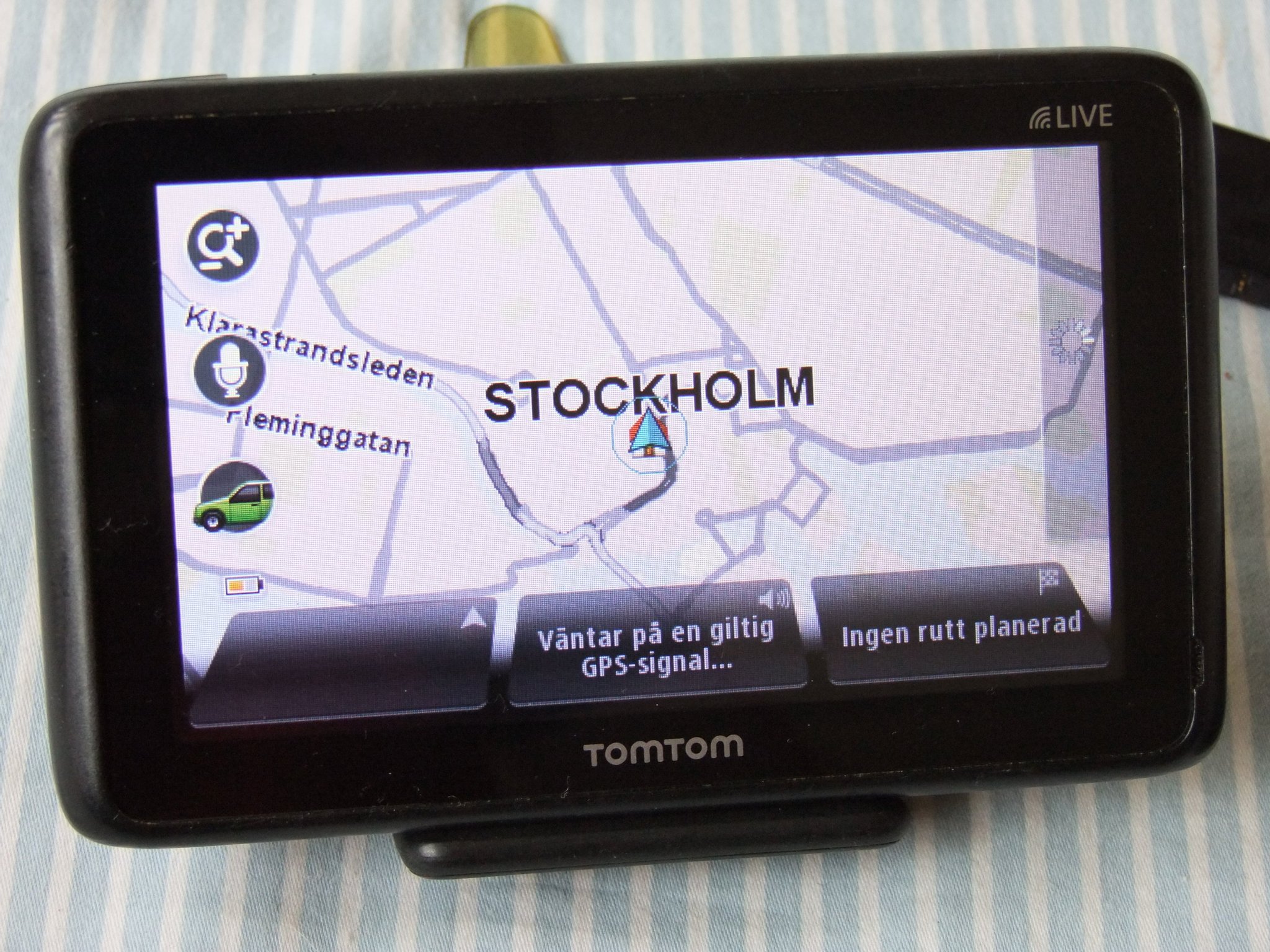 Se produkter som liknar Tomtom GO LIVE navigator med .. på Tradera ...