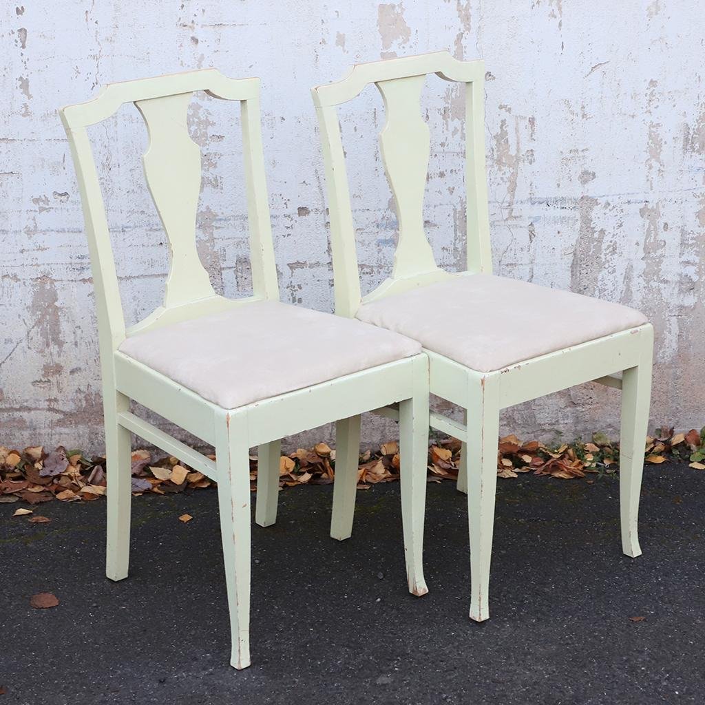 2st. Bemålade stolar i trä med klädd sits - Trästolar - Köksstolar