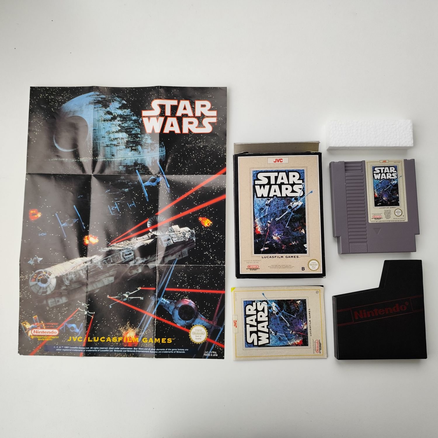 Se produkter som liknar Nintendo 8-bit NES Star Wars .. på Tradera ...