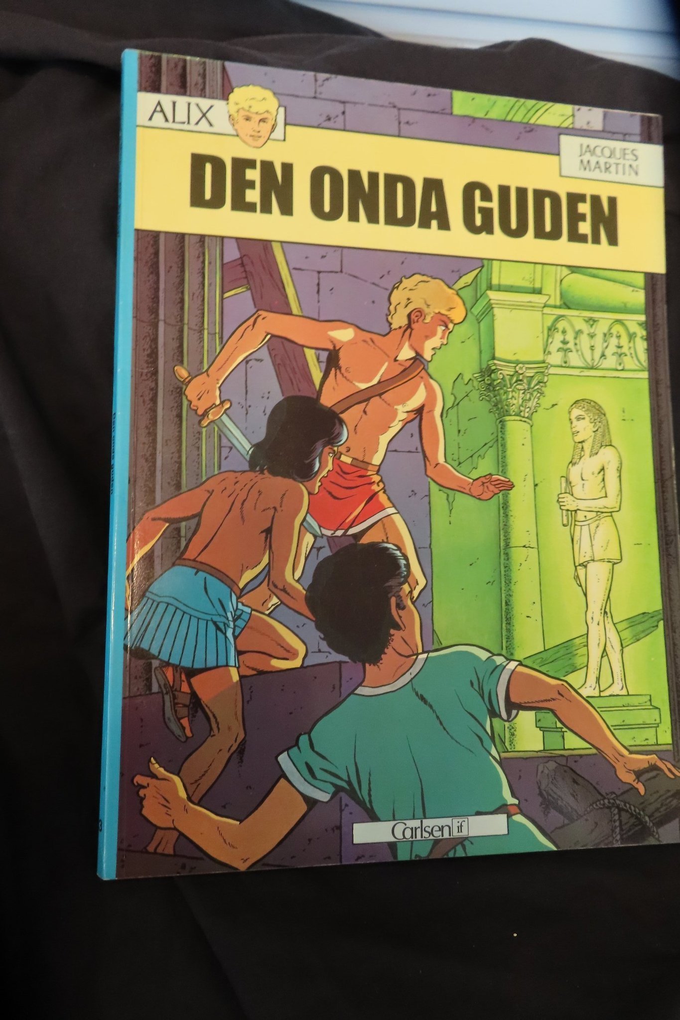 Se produkter som liknar Alix - Den Onda Guden - Jacqu.. på Tradera ...