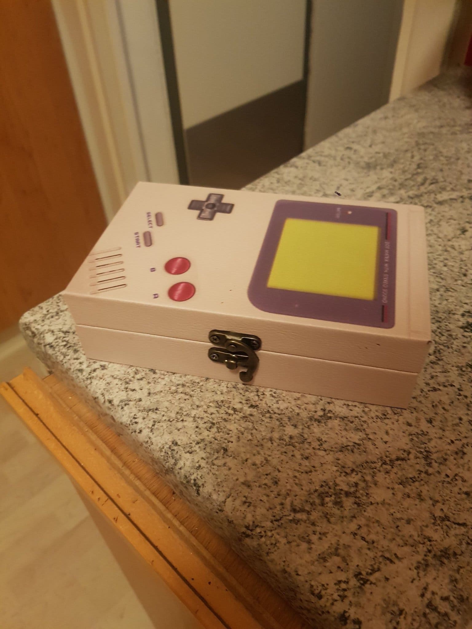 Cool retro låda - Game Boy Design | Köp på Tradera (713584757)