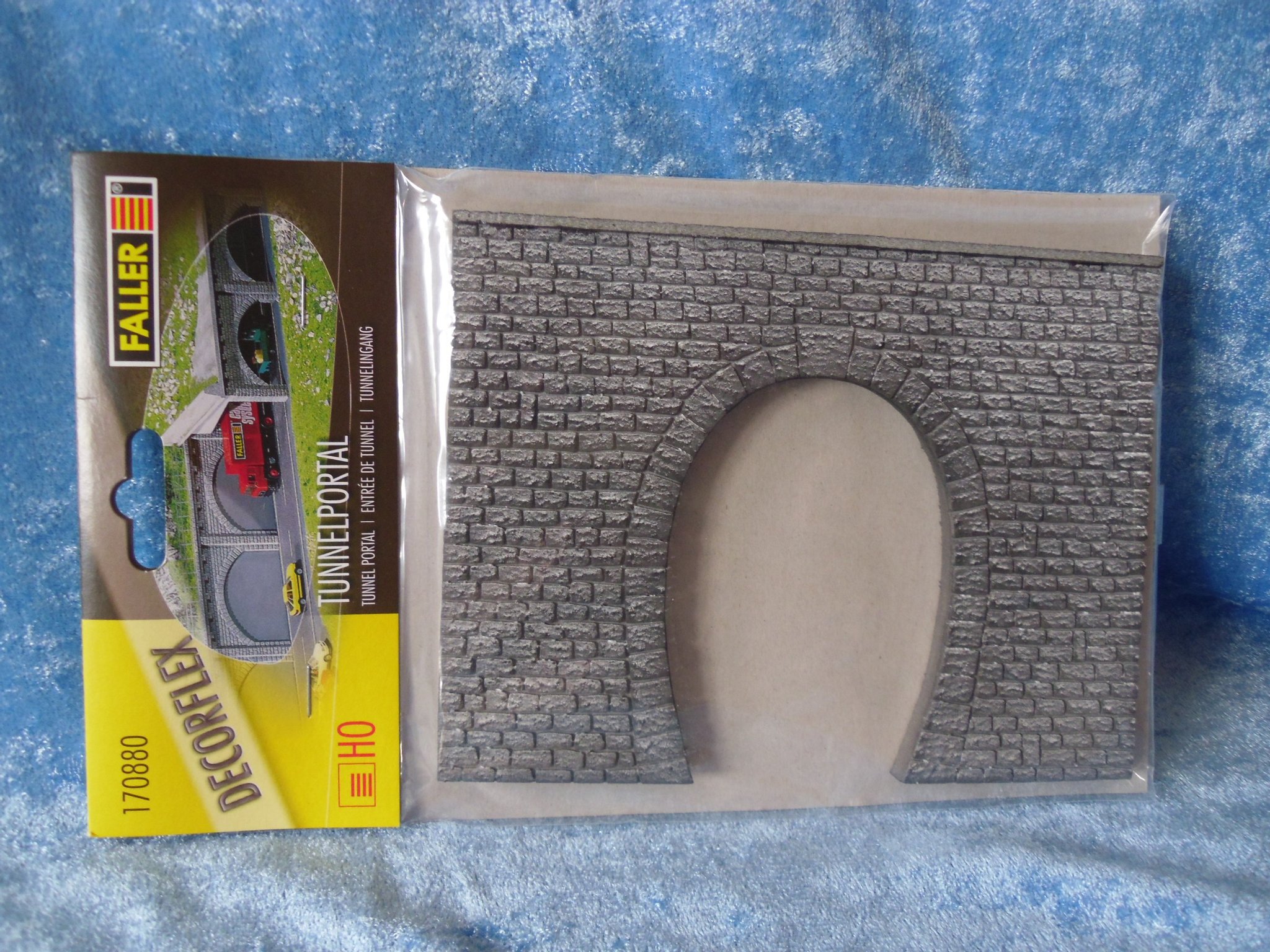 Se produkter som liknar Faller Tunnelportal 170880 H0.. på Tradera ...