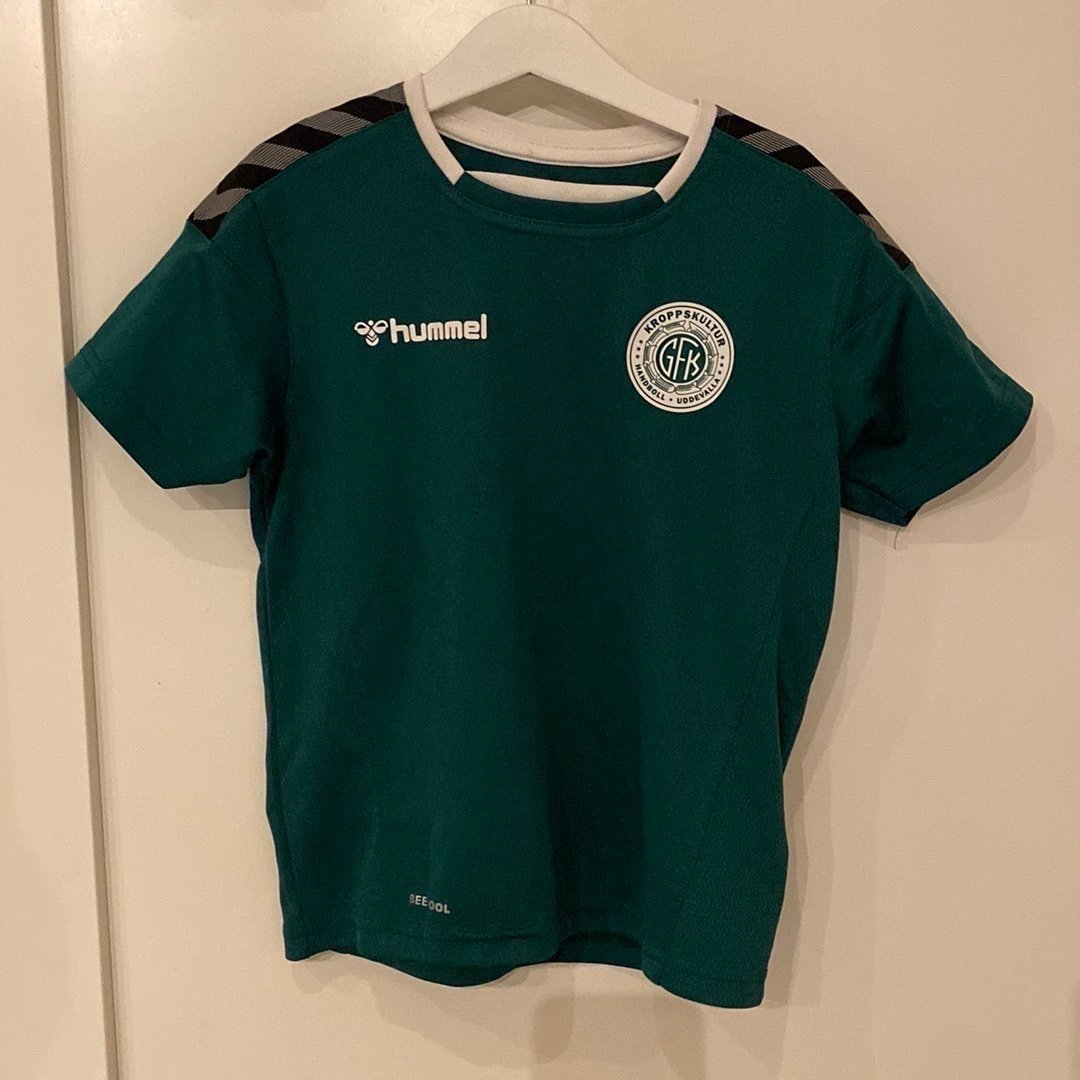 Hummel grön t-shirt, storlek 128, handboll, GFK.. | Köp på Tradera ...