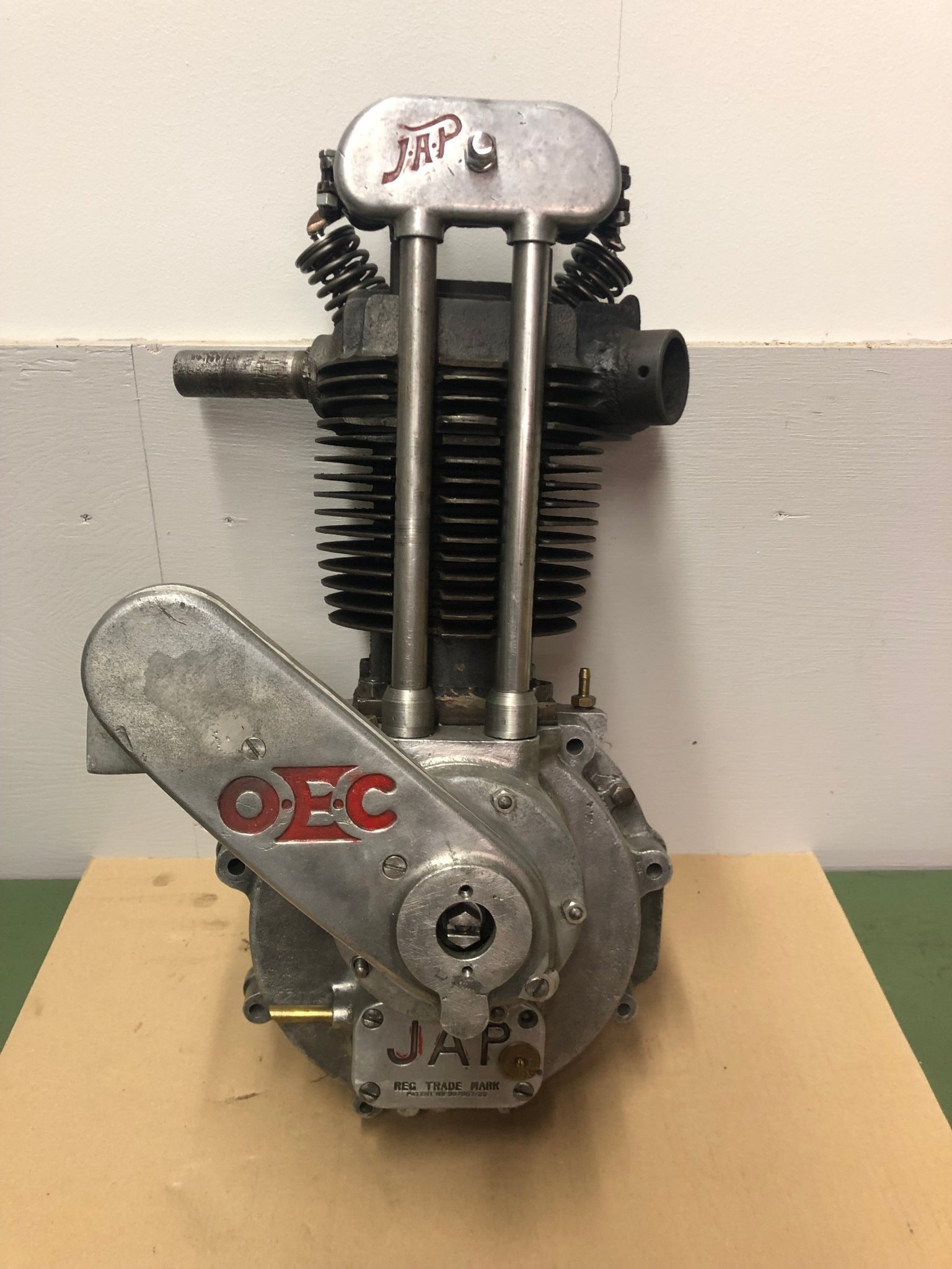 Se produkter som liknar JAP OEC 500cc , J.A.P 500cc på Tradera (638649822)