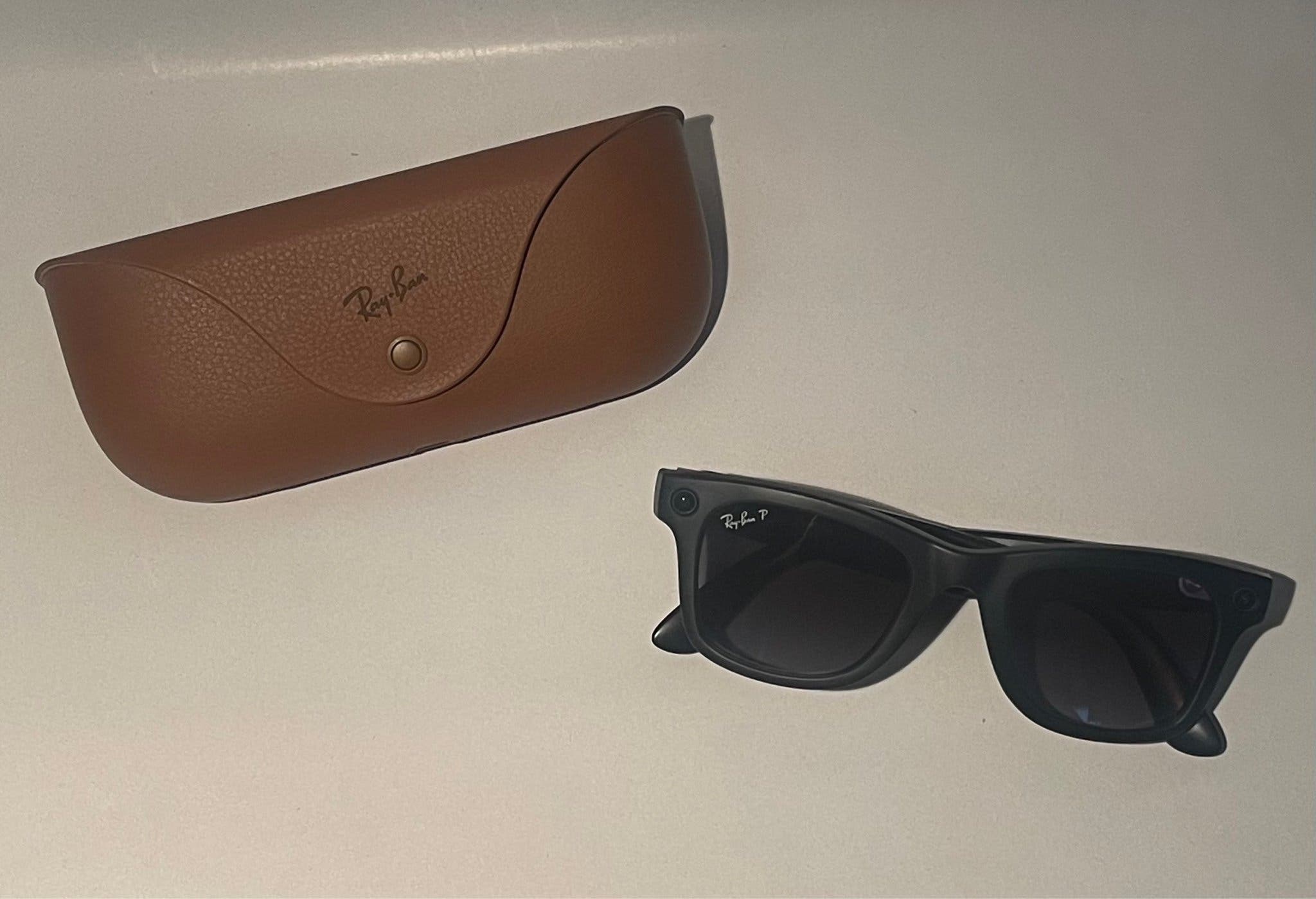 Ray-Ban Meta Wayfarer solglasögon med laddnings.. | Köp på Tradera ...