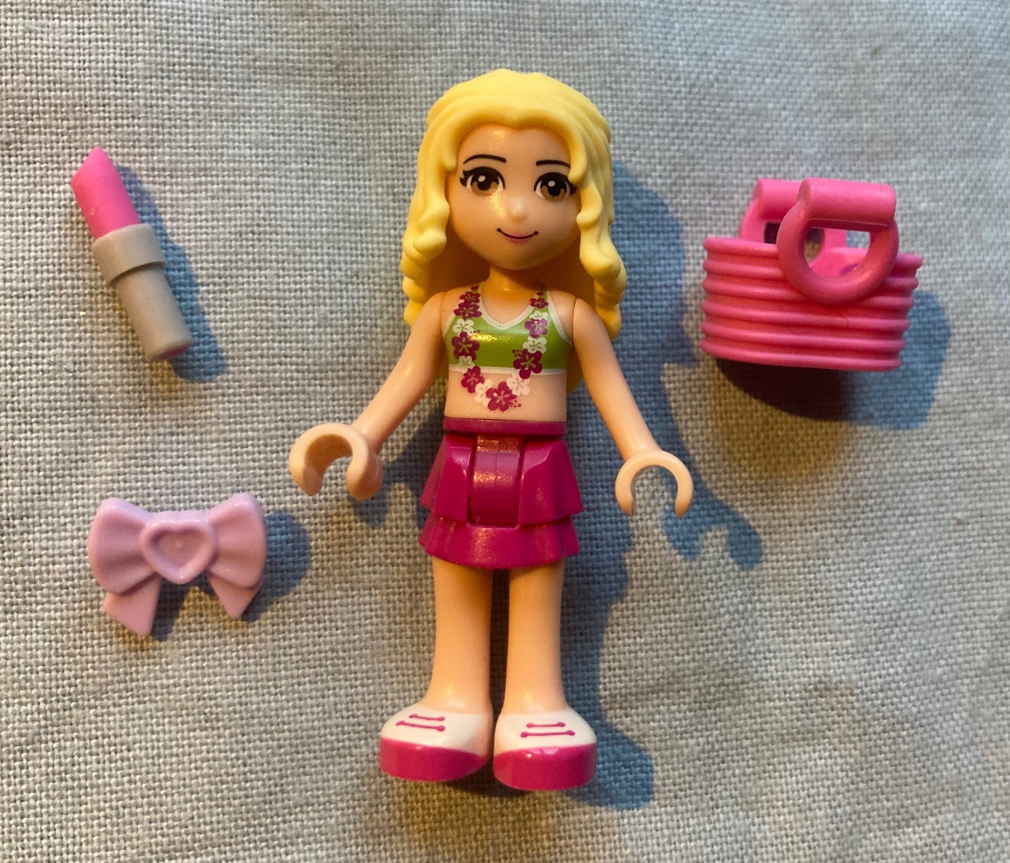 Speciellt fin Lego Friends Blond Flicka med Blo.. | Köp på Tradera ...
