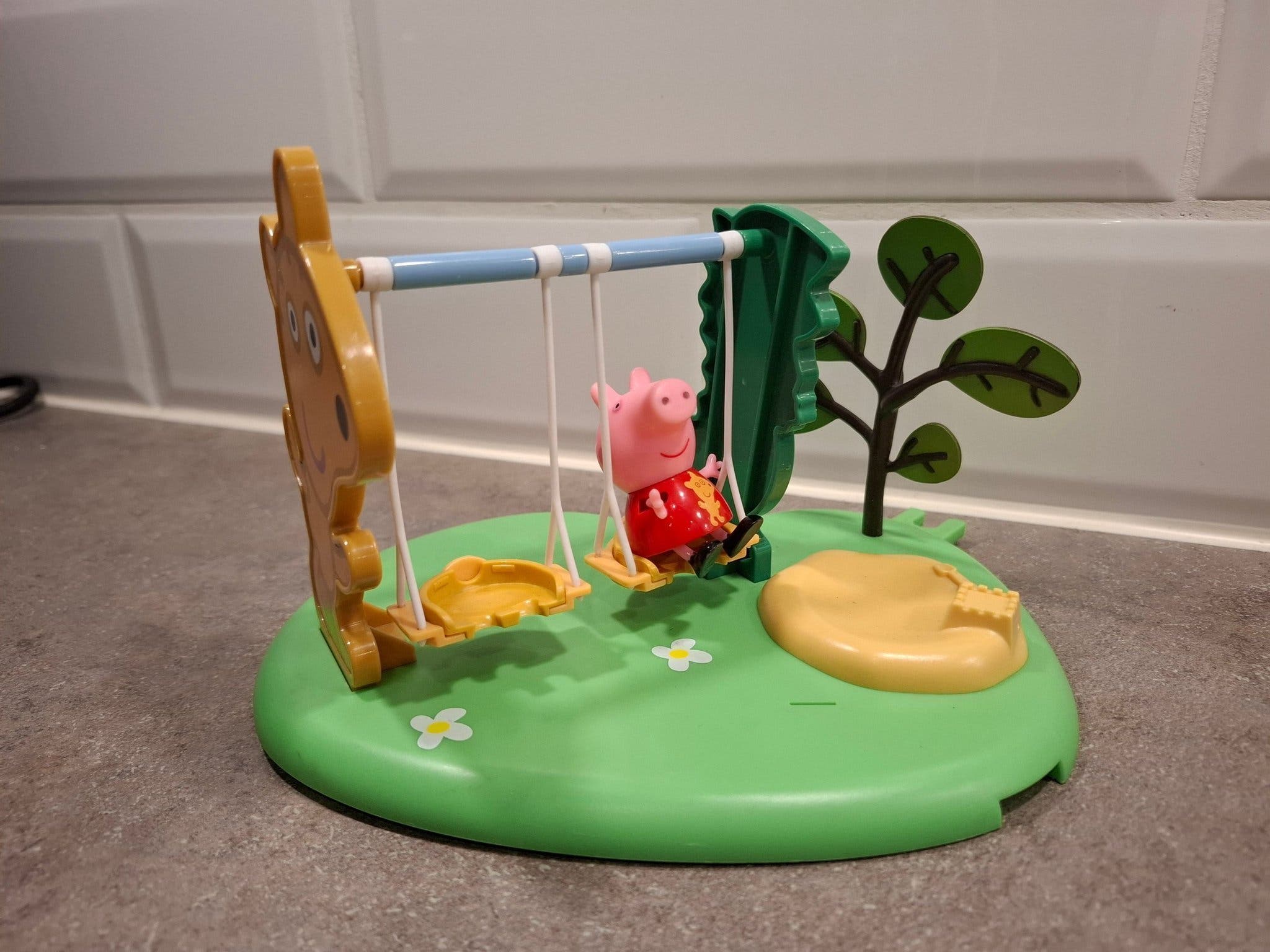 Se produkter som liknar Peppa Pig / greta gris Leksak.. på Tradera ...