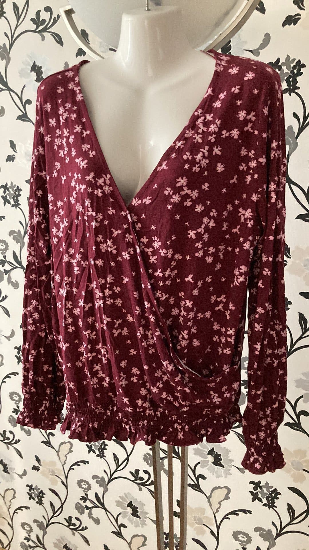 Hampton Republic vinröda blus, storlek L | Köp på Tradera (699967690)