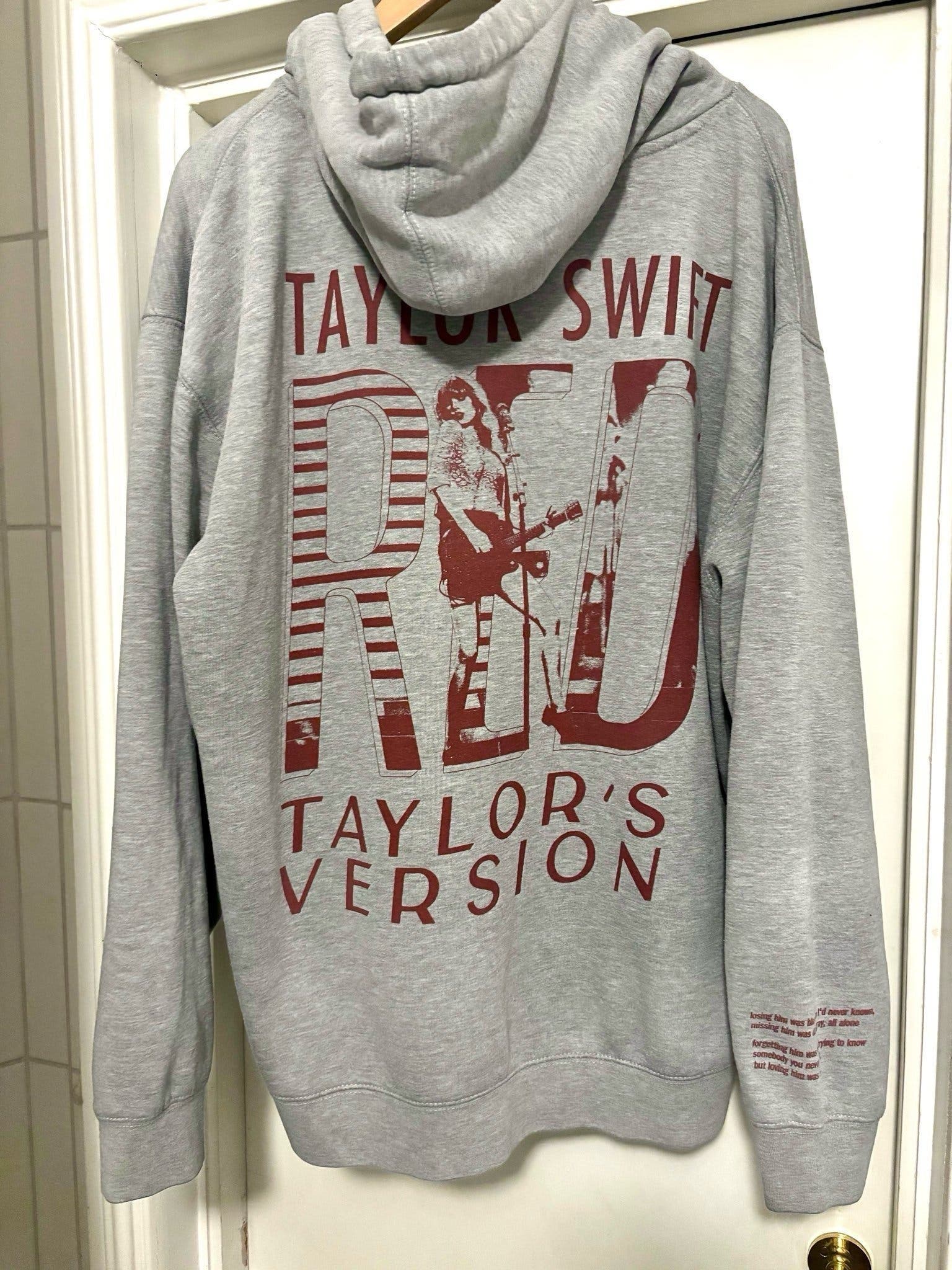 RED (Taylor’s version) hoodie | Official merch .. | Köp på Tradera ...