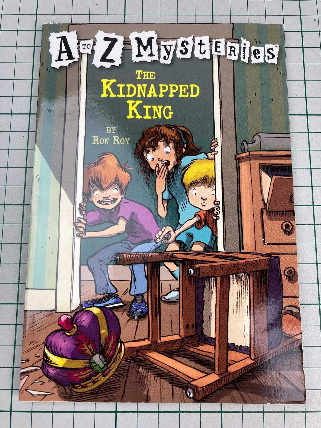 A TO Z MYSTERIES - THE KIDNAPPED KING - RON ROY.. | Köp på Tradera ...