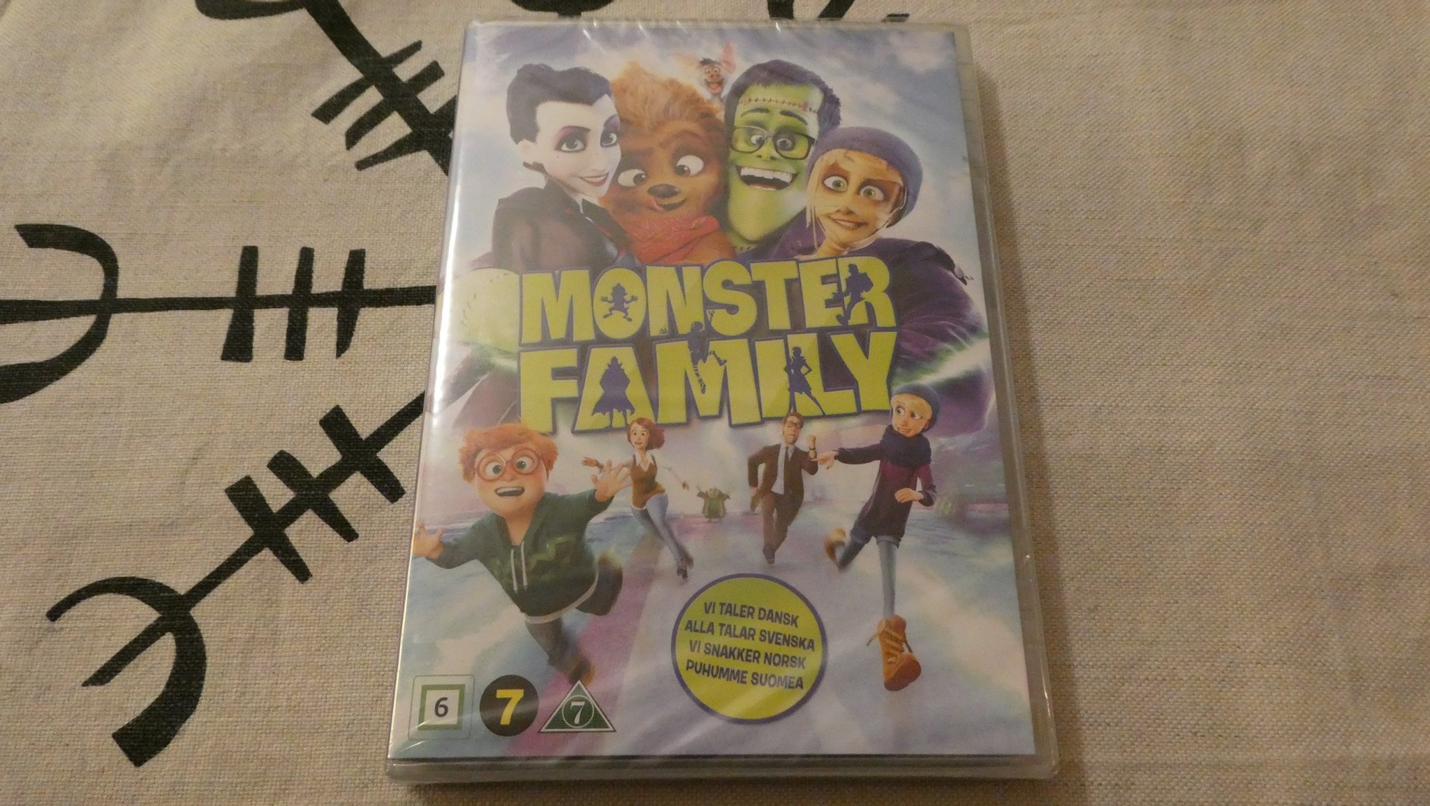Monster Family DVD. Monsterfamiljen 2017. Ny oc.. | Köp på Tradera ...