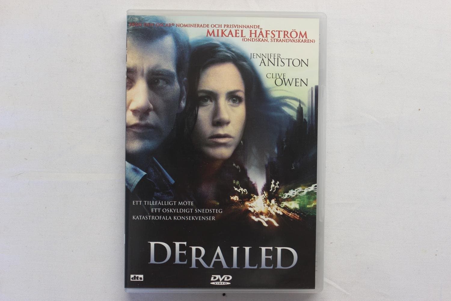 DVD-film: Derailed (Jennifer Anisto.. | Köp från Blabom på Tradera ...