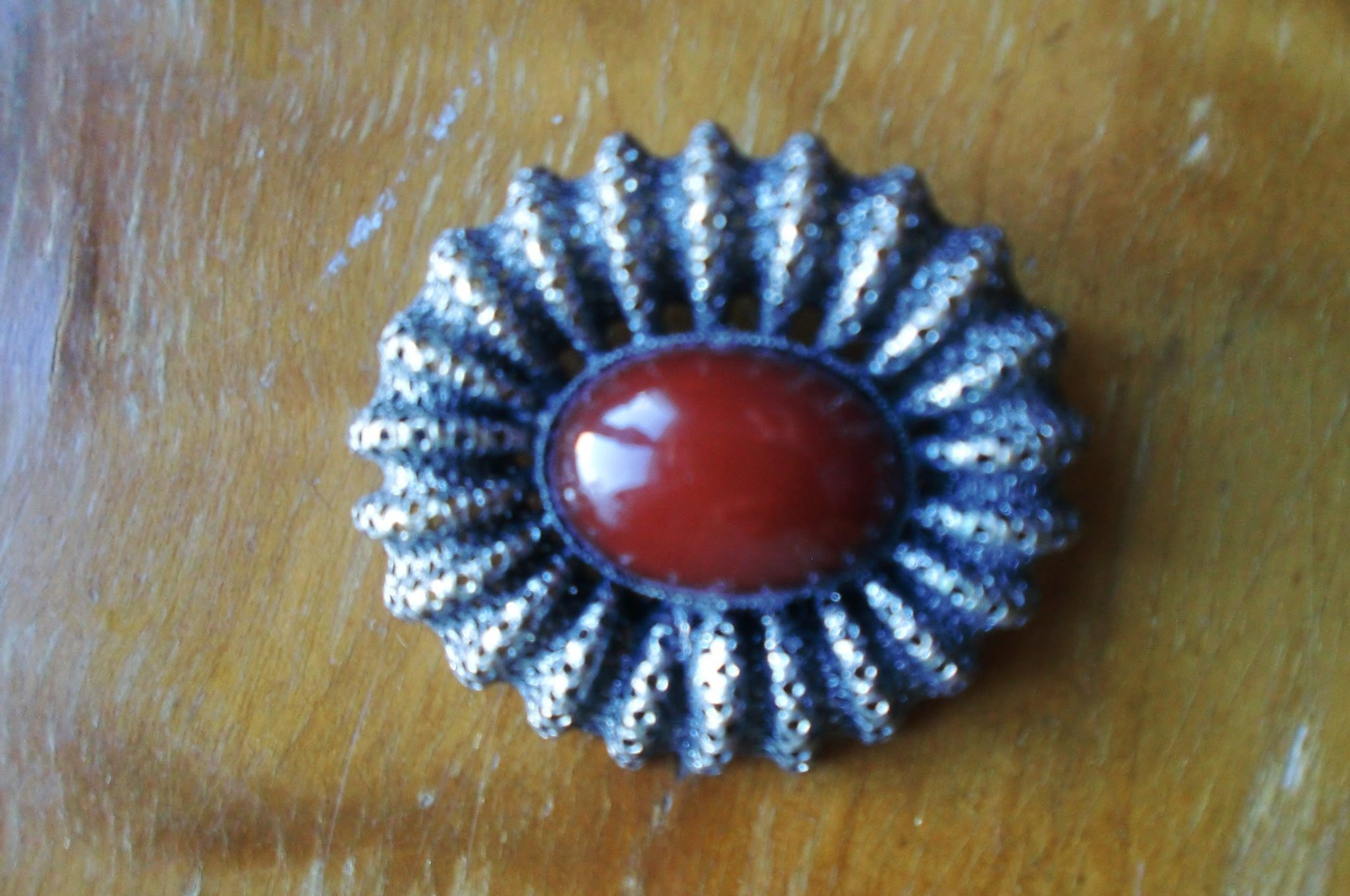 Brosch vintage med filigranarbete och cabochon .. | Köp på Tradera ...