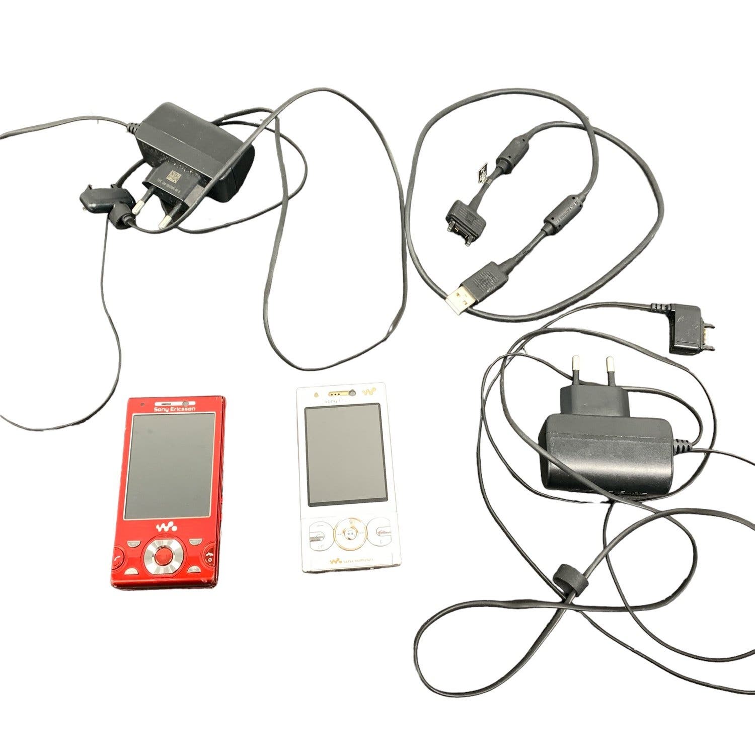 Sony Ericsson Walkman 2 st Mobiltel.. | Köp från Footly på Tradera ...