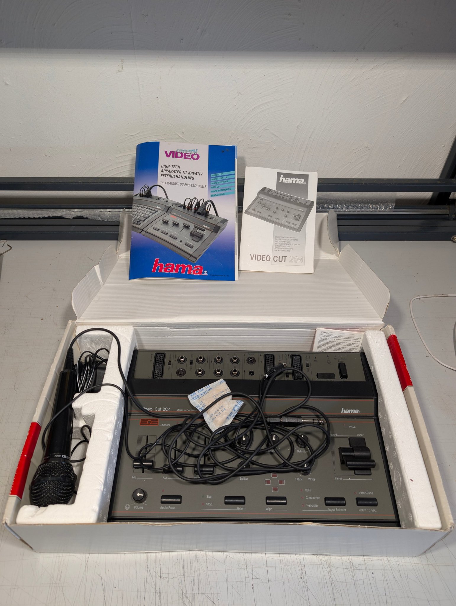 Se produkter som liknar Hama Video Cut 204 – redigeri.. på Tradera ...