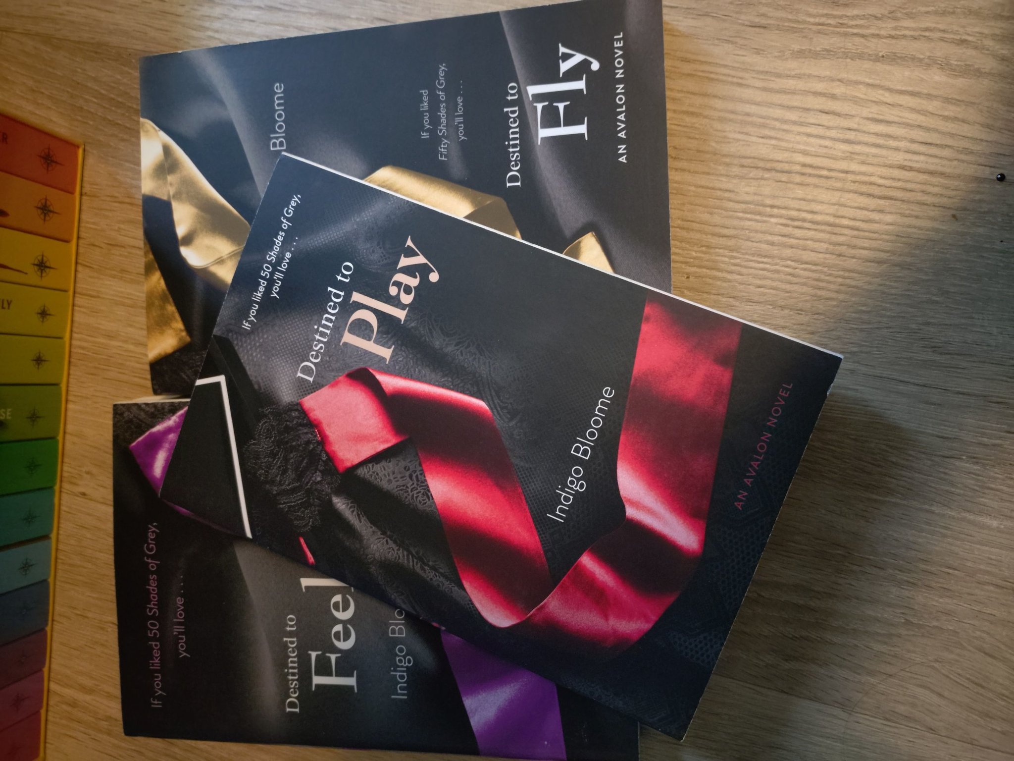 Destined to Play, Feel, Fly av Indigo Bloome | Köp på Tradera (695111363)