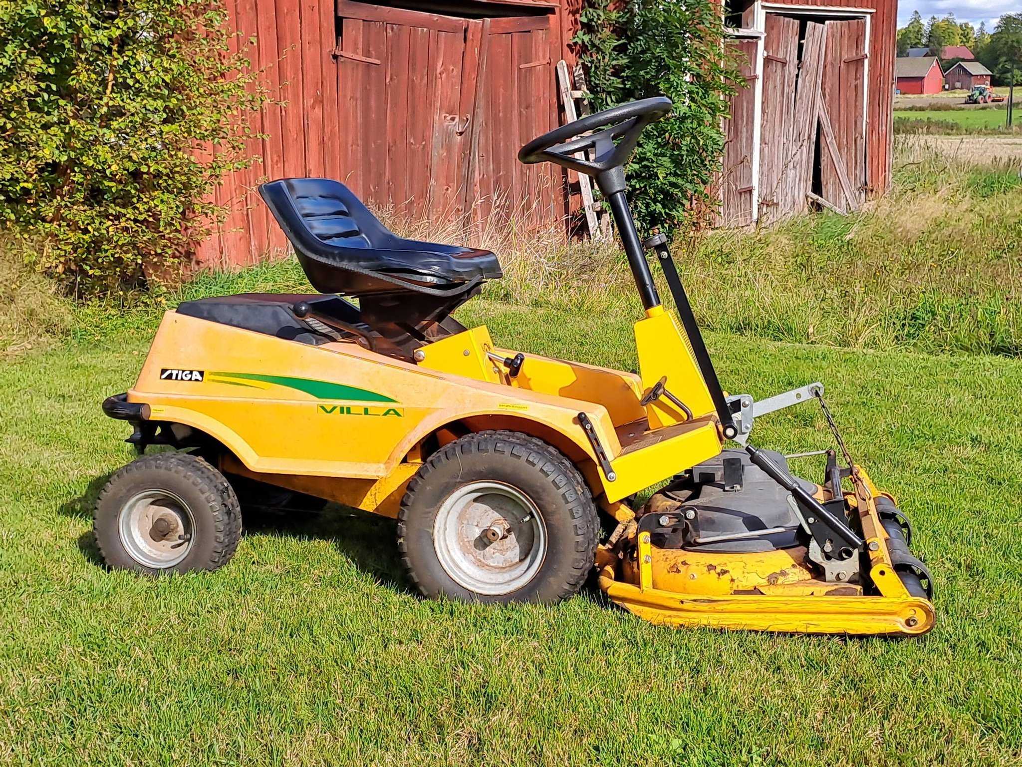 Se produkter som liknar Stiga villa 8e åkgräsklippare.. på Tradera ...