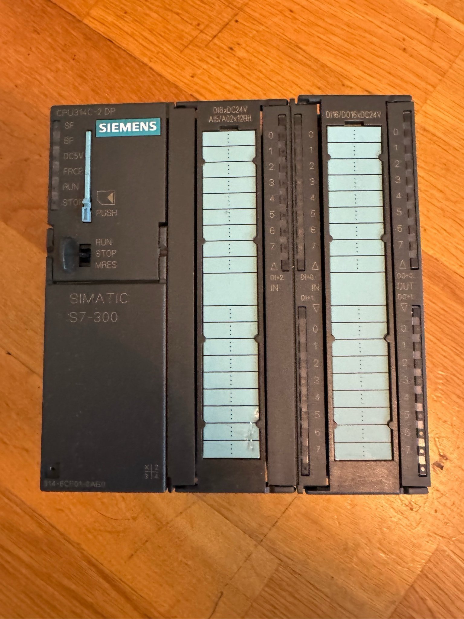 Se produkter som liknar Siemens CPU 314C-2DP Simatic .. på Tradera ...