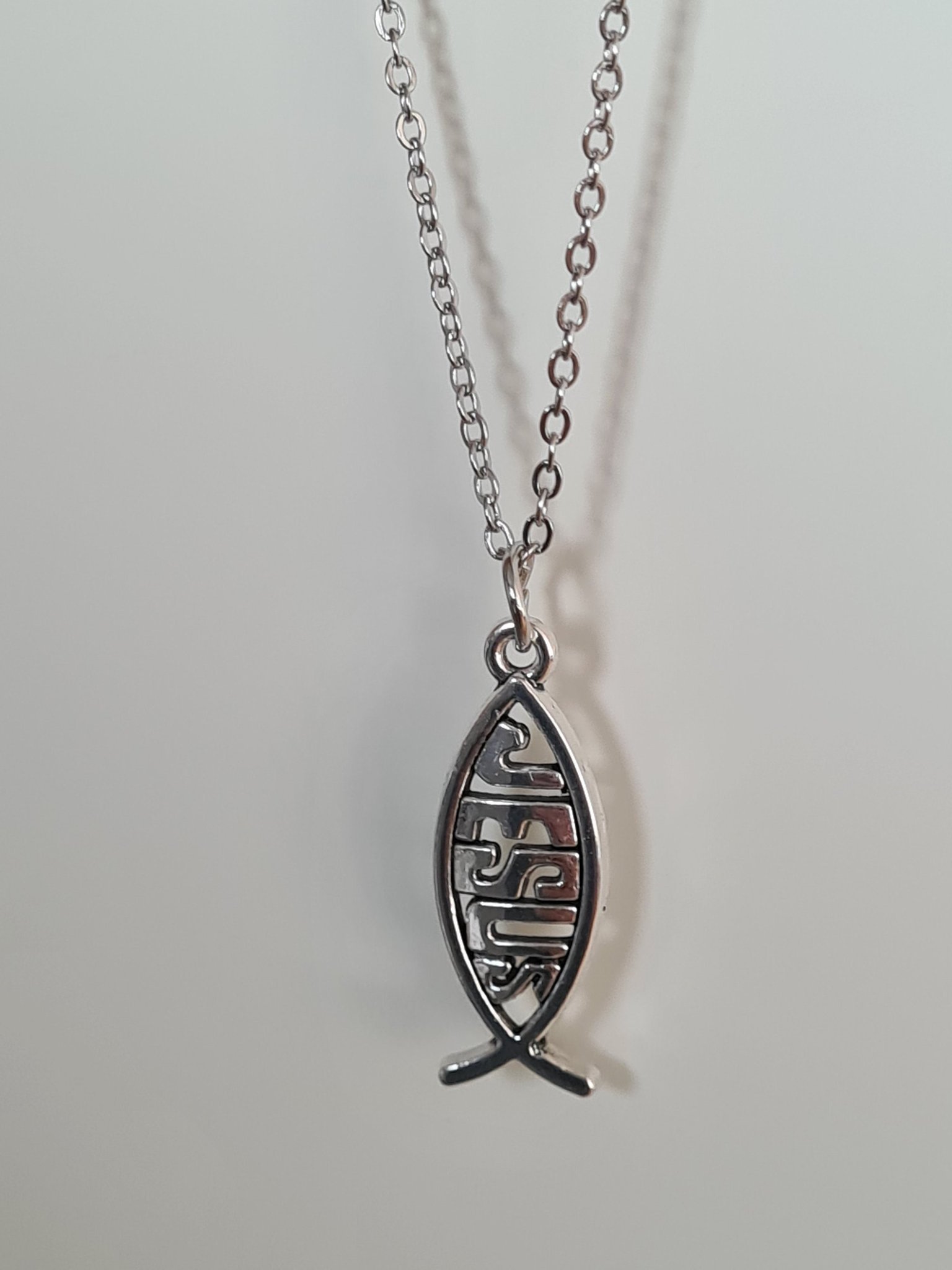 Halsband med Kors, rostfritt, fisk jesus | Köp på Tradera (711645966)