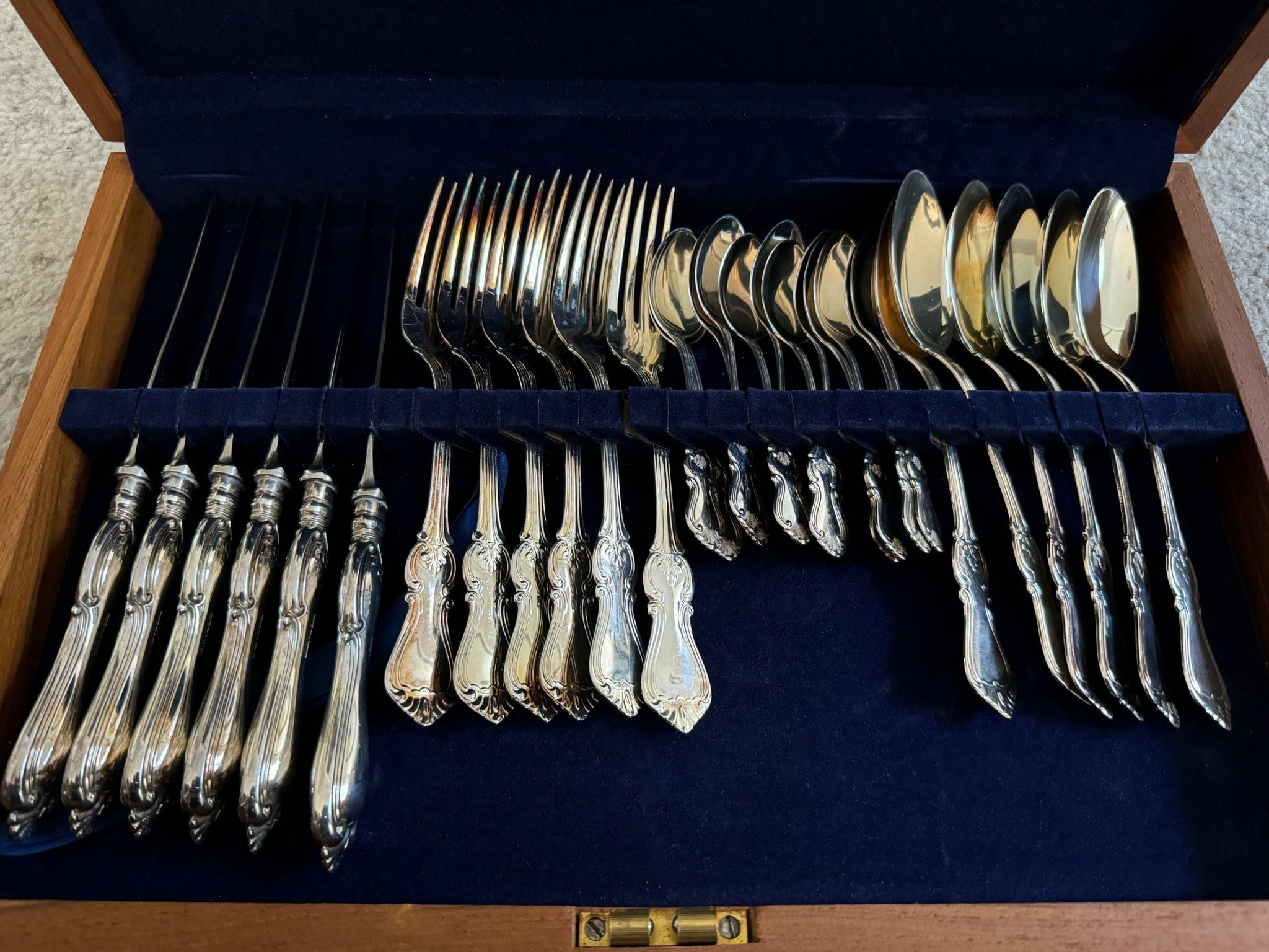 SILVERBESTICK 30 DELAR 830 ÄKTA SILVER GENSE VI.. | Köp på Tradera ...