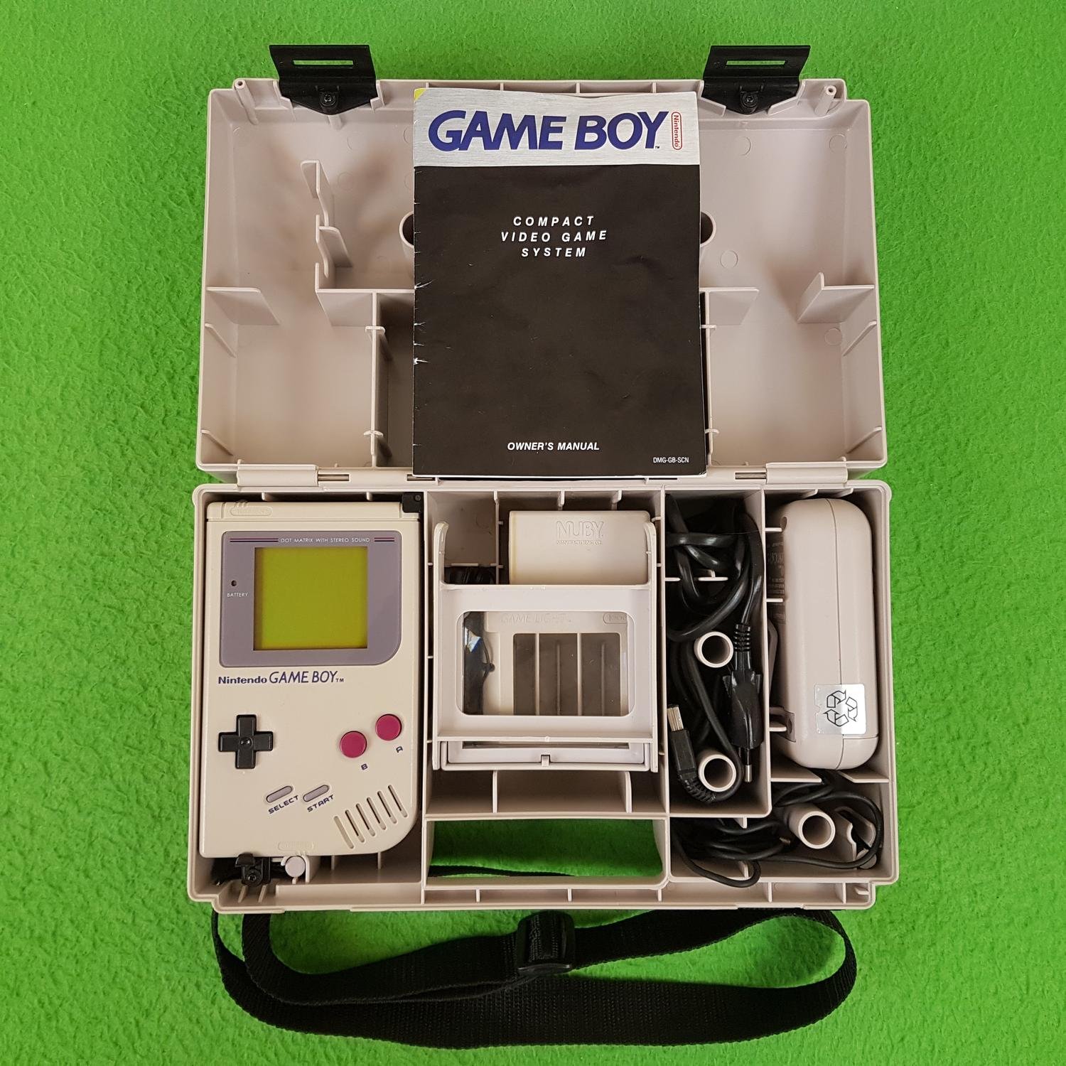 Se produkter som liknar SCN Nintendo Gameboy Carry-Al.. på Tradera ...