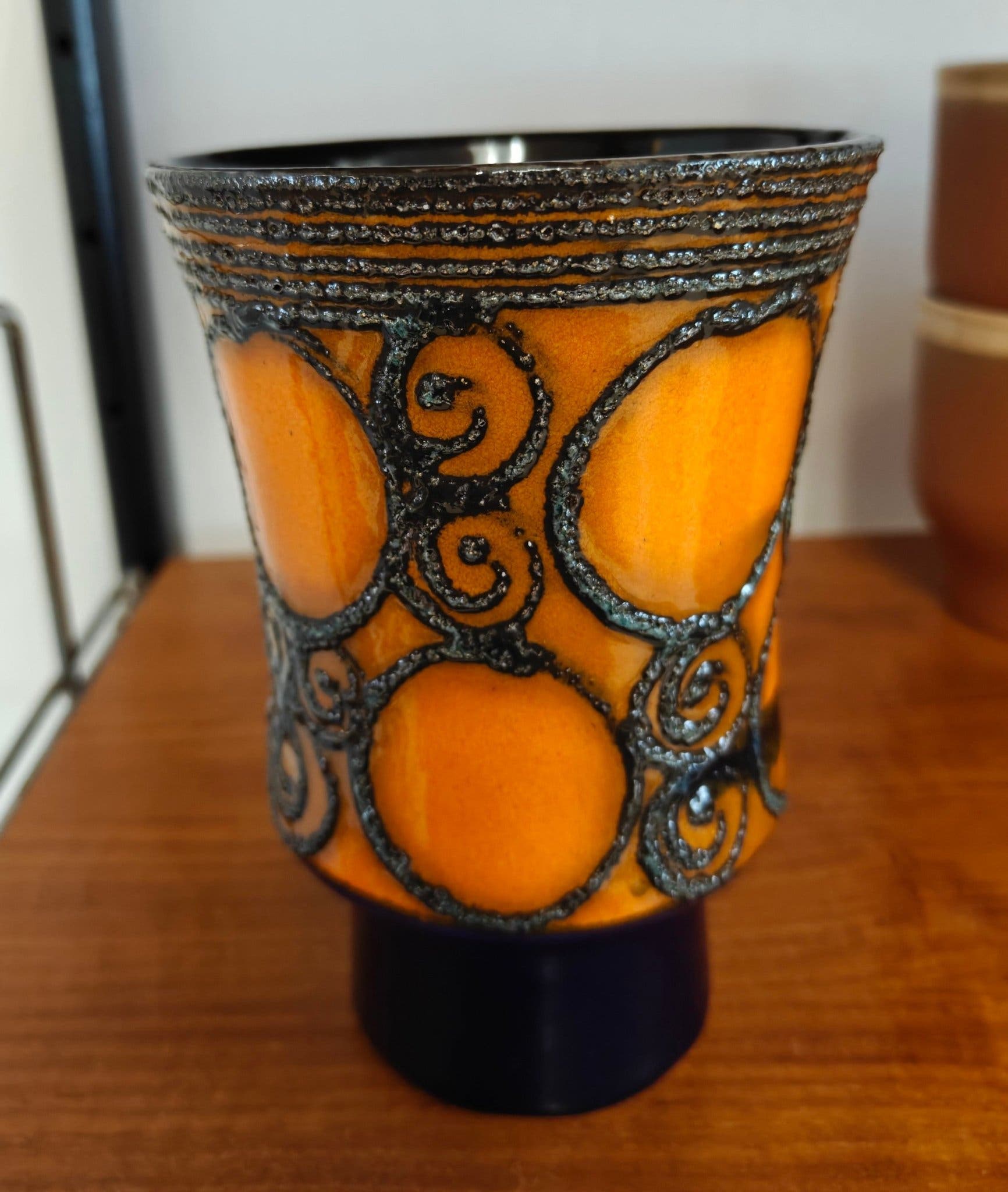 Tysk retro Keramik Vas orange och .. | Köp från R1Reuse på Tradera ...