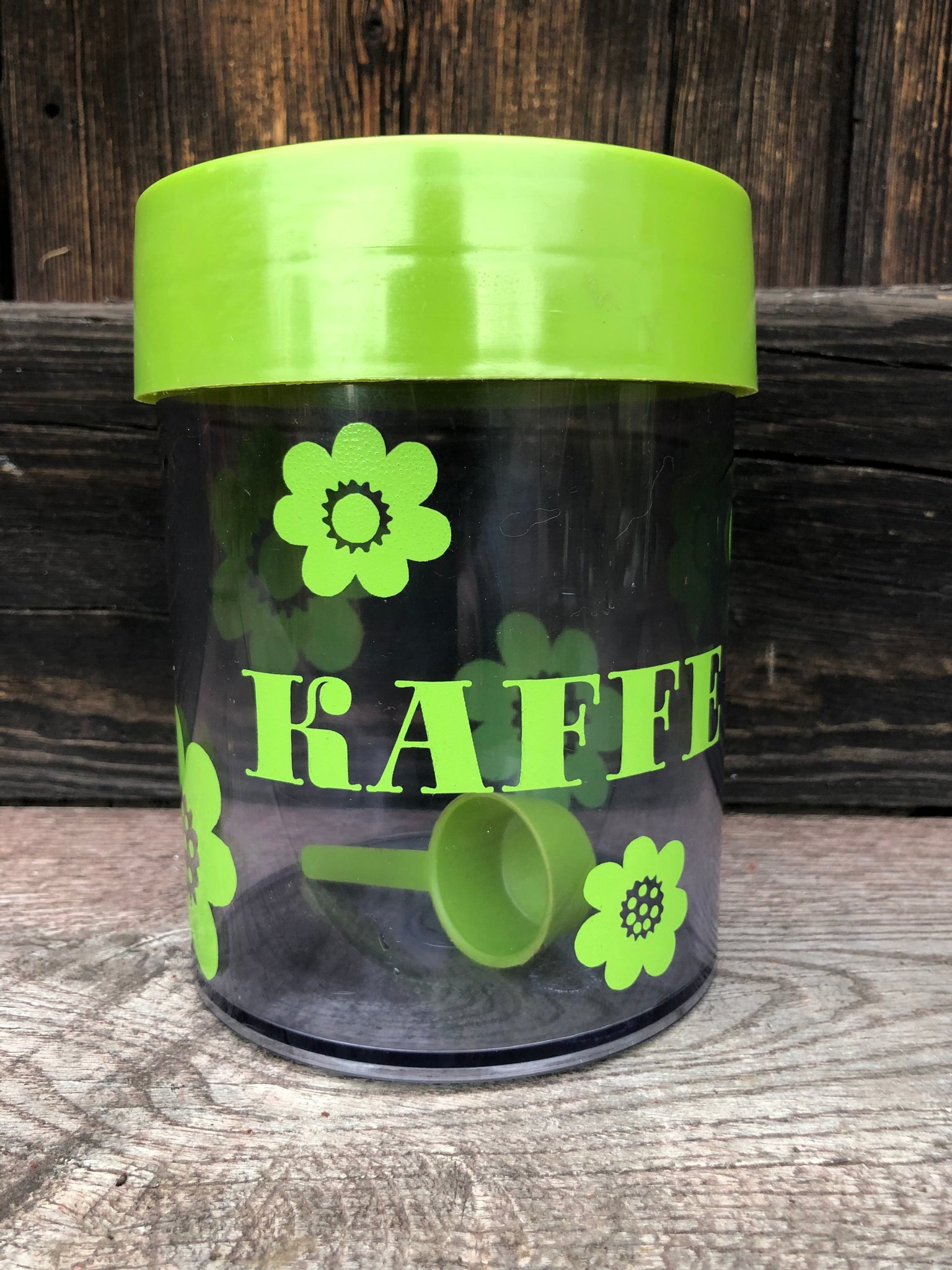 Grön kaffeburk med originalskopa - Nils Johan, .. | Köp på Tradera ...