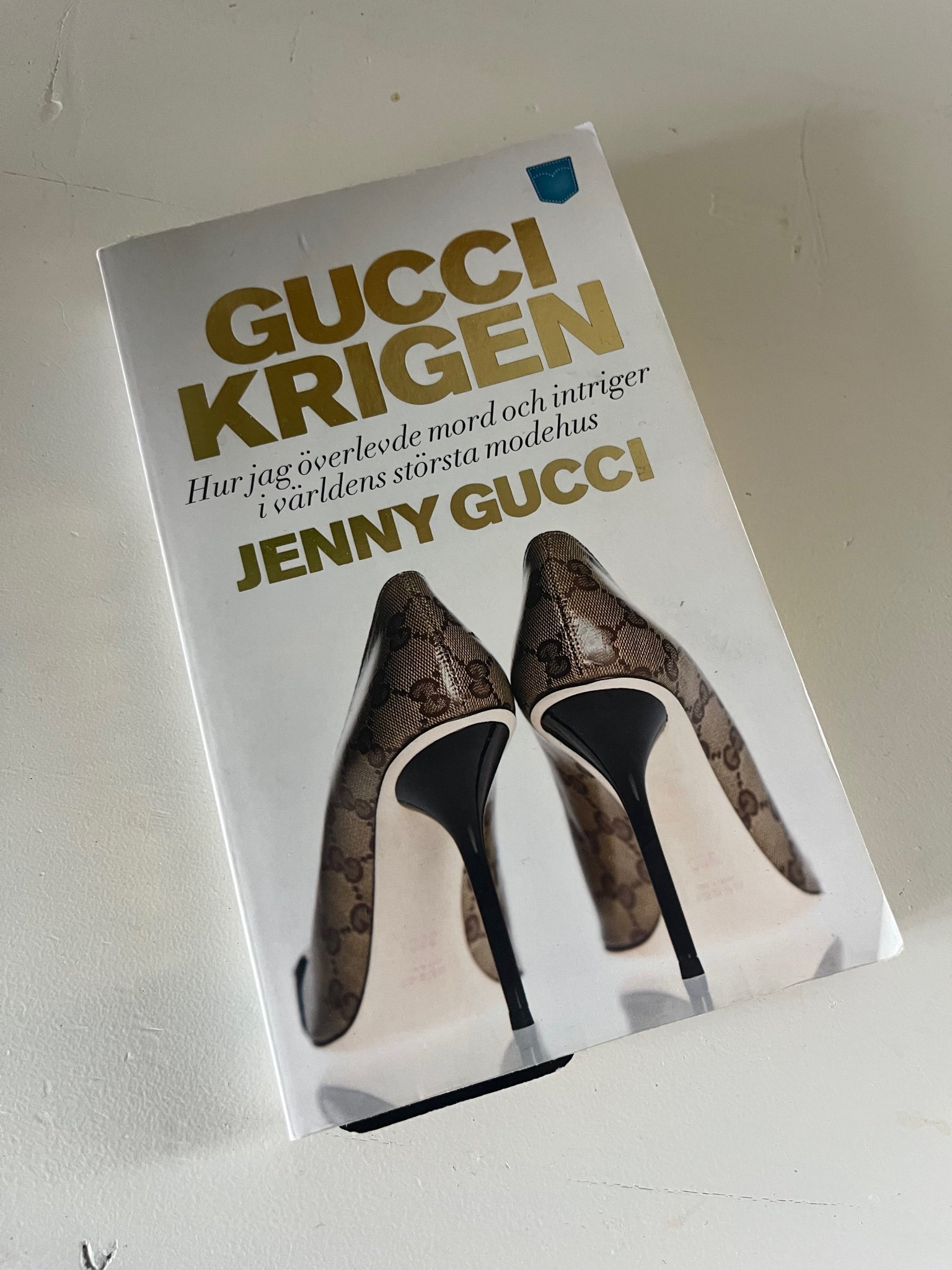 Guccikrigen : hur jag överlevde mord och intrig.. | Köp på Tradera ...