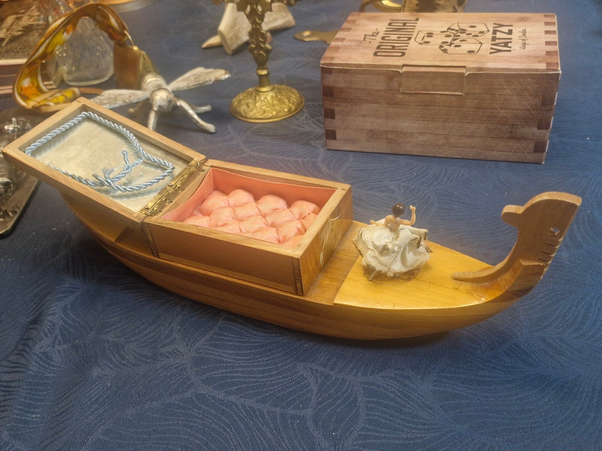 Smyckeskrin i form av en gondol med ballerina ä.. | Köp på Tradera ...