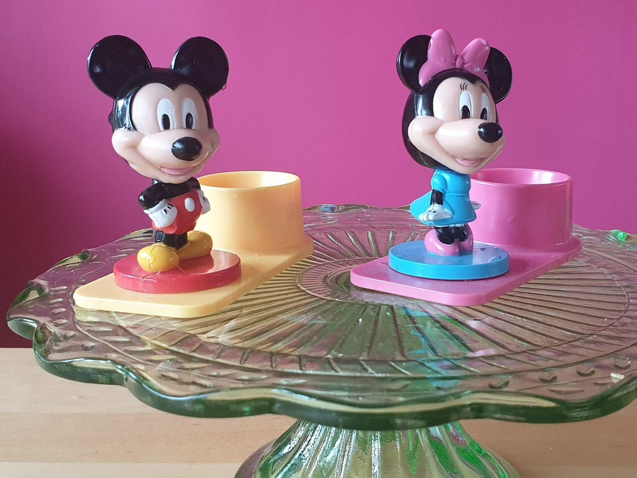 Mickey och Minnie Mouse Ägghållare BBB | Köp på Tradera (687982218)