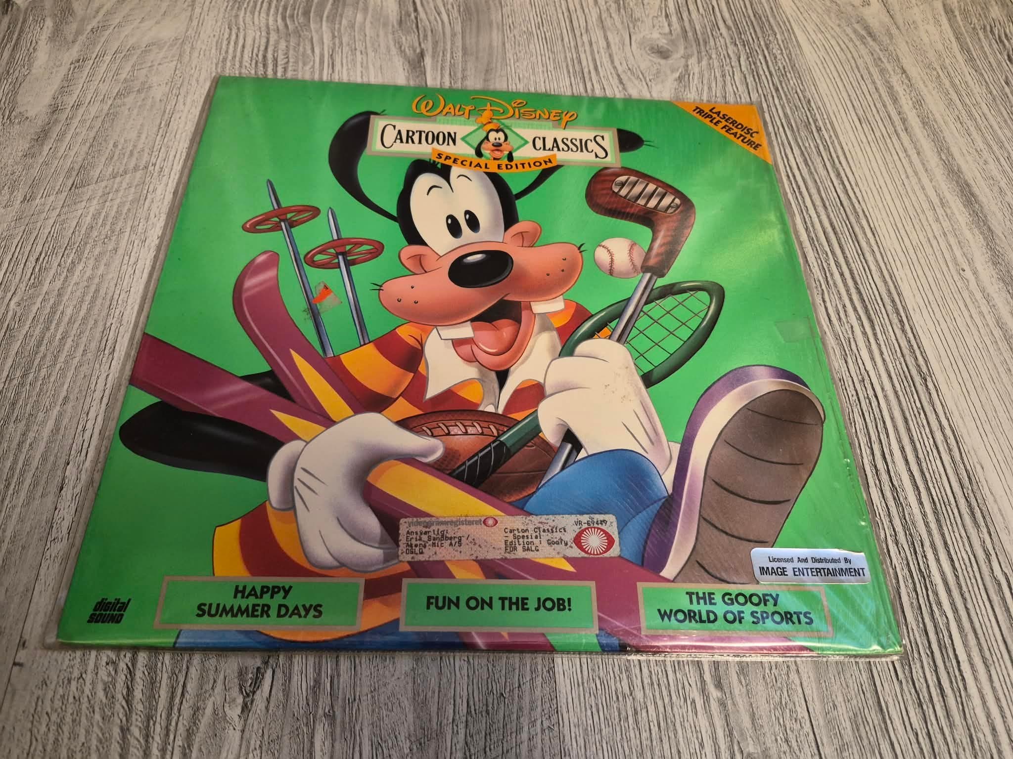 Walt Disney Cartoon Classics - The Goofy World .. | Köp på Tradera ...