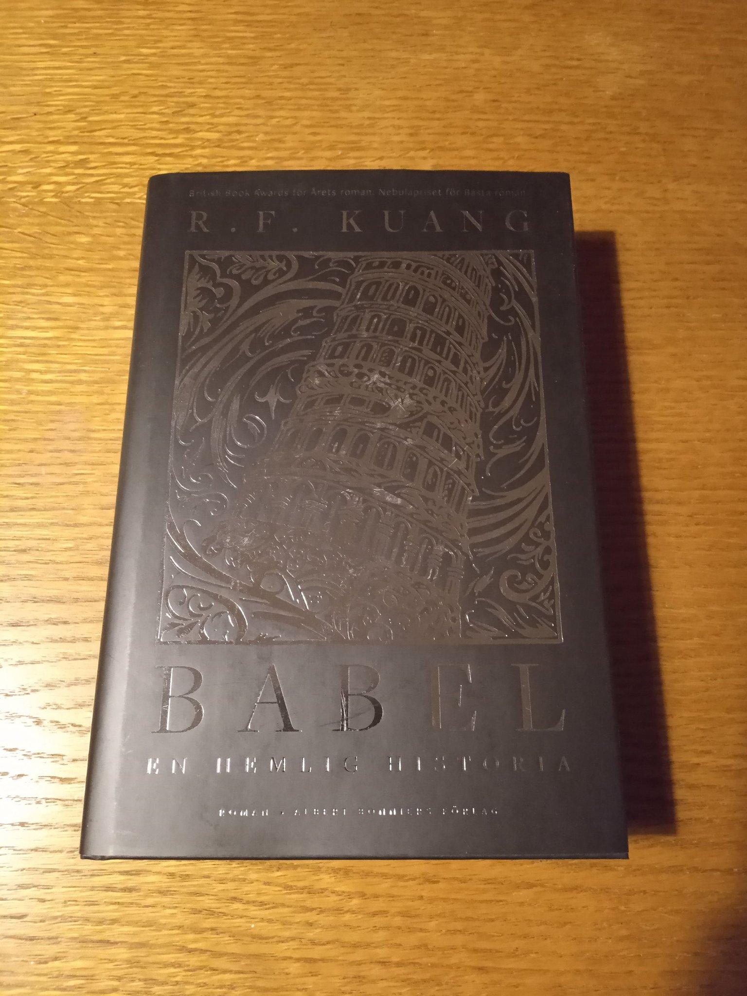 Boken Babel - En hemlig historia av R.F. Kuang | Köp på Tradera (713810086)