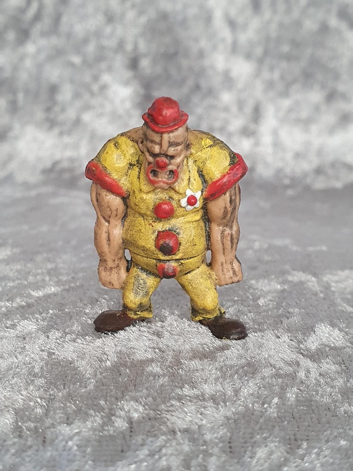 Zombie The Clown, Zombie Planet Capsule Toys Fi.. | Köp på Tradera ...