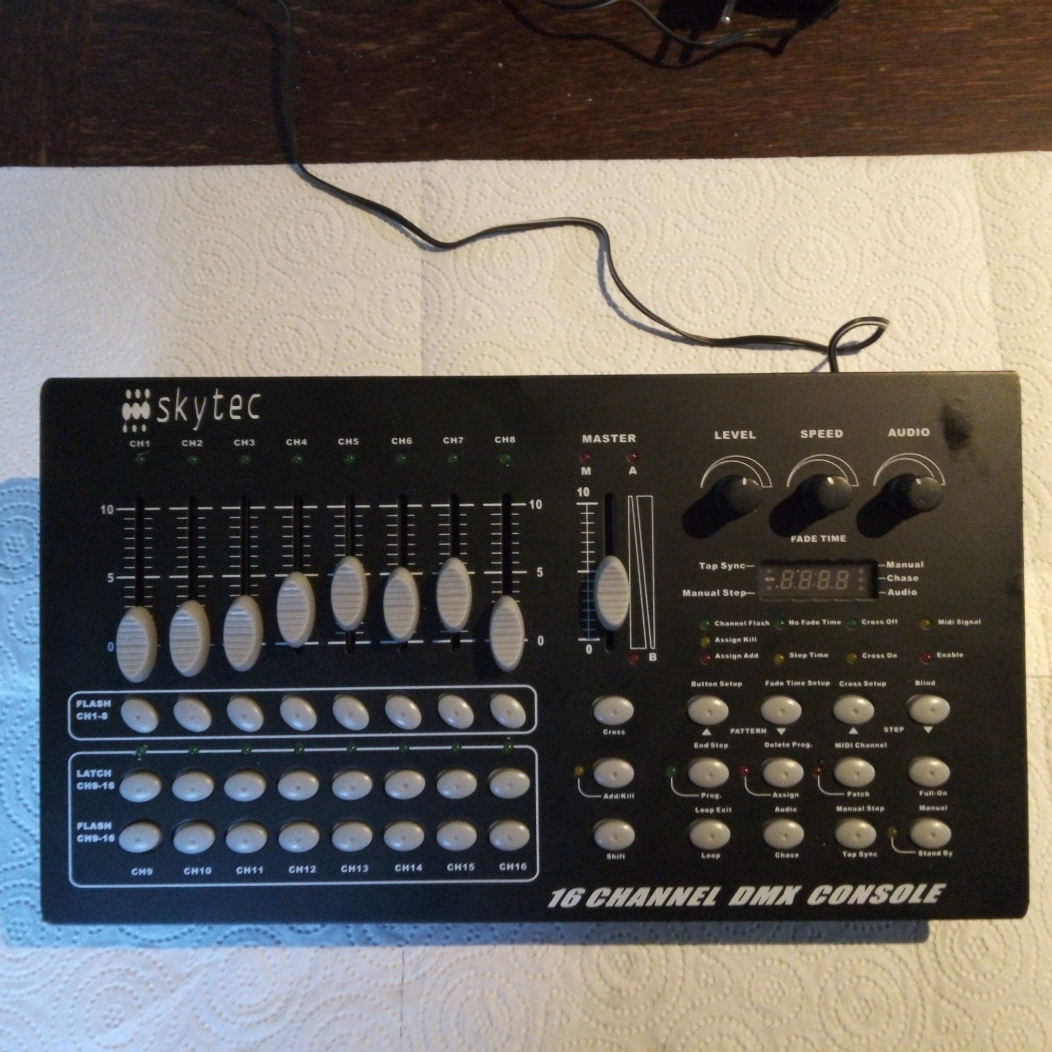 Skytec 16 Channel DMX Console | Köp på Tradera (696773016)