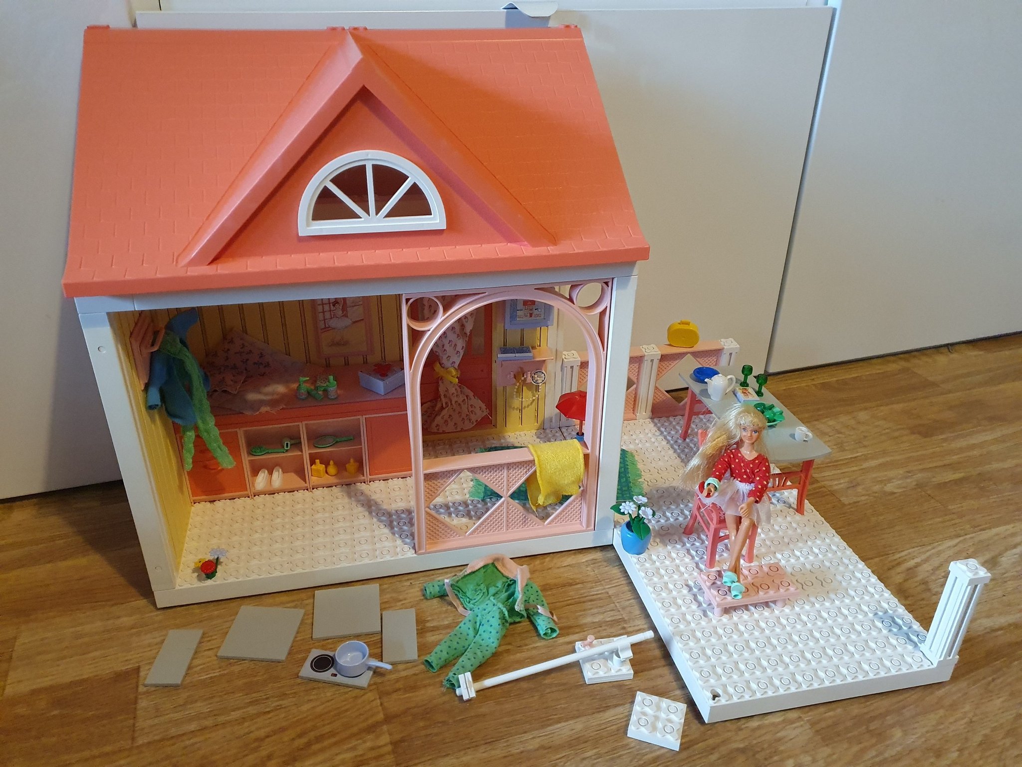 Se produkter som liknar Lego scala hus 3270 vintage på Tradera (631598032)